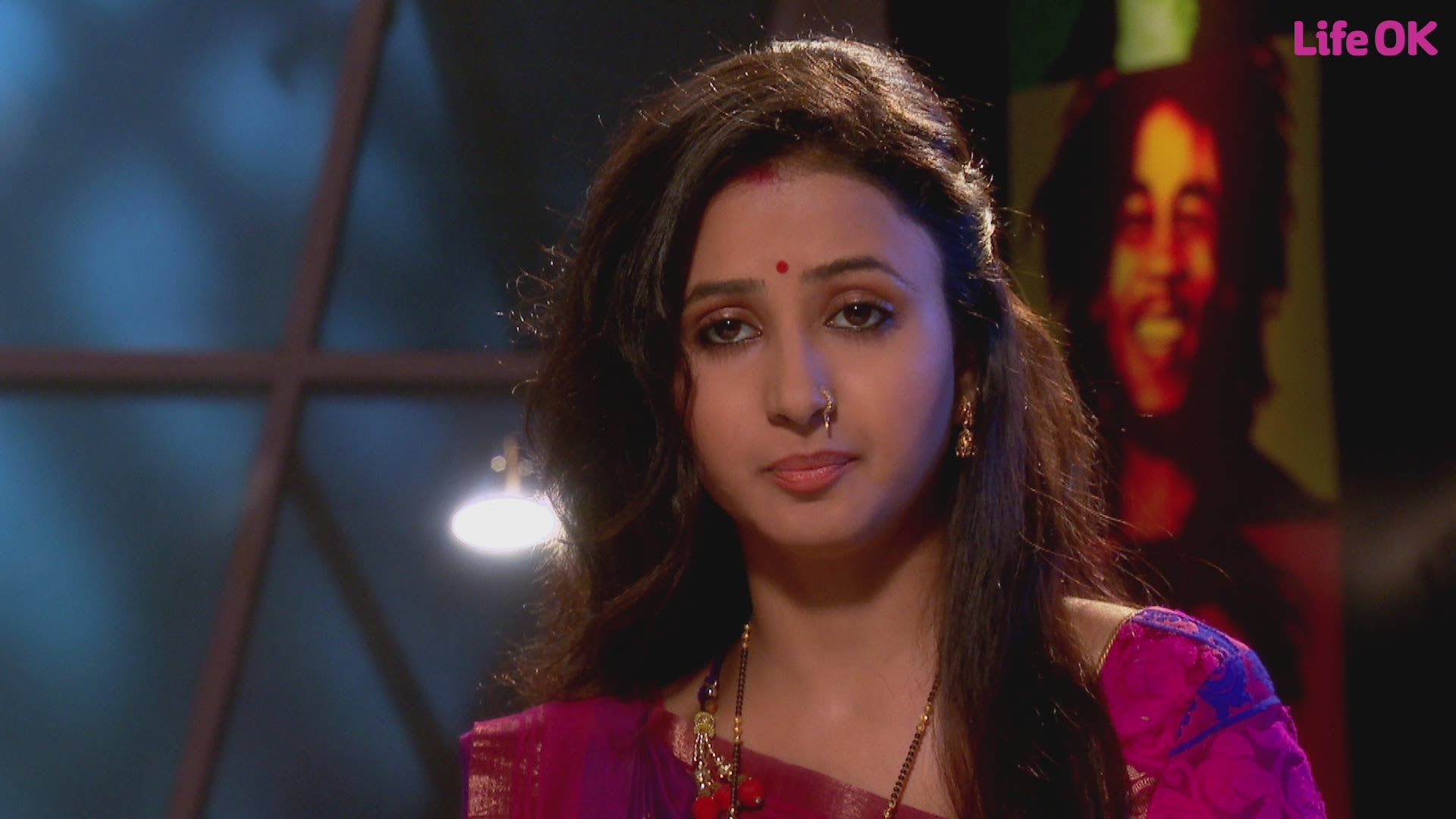 Watch Gustakh Dil S7 Episode 5 on JioHotstar