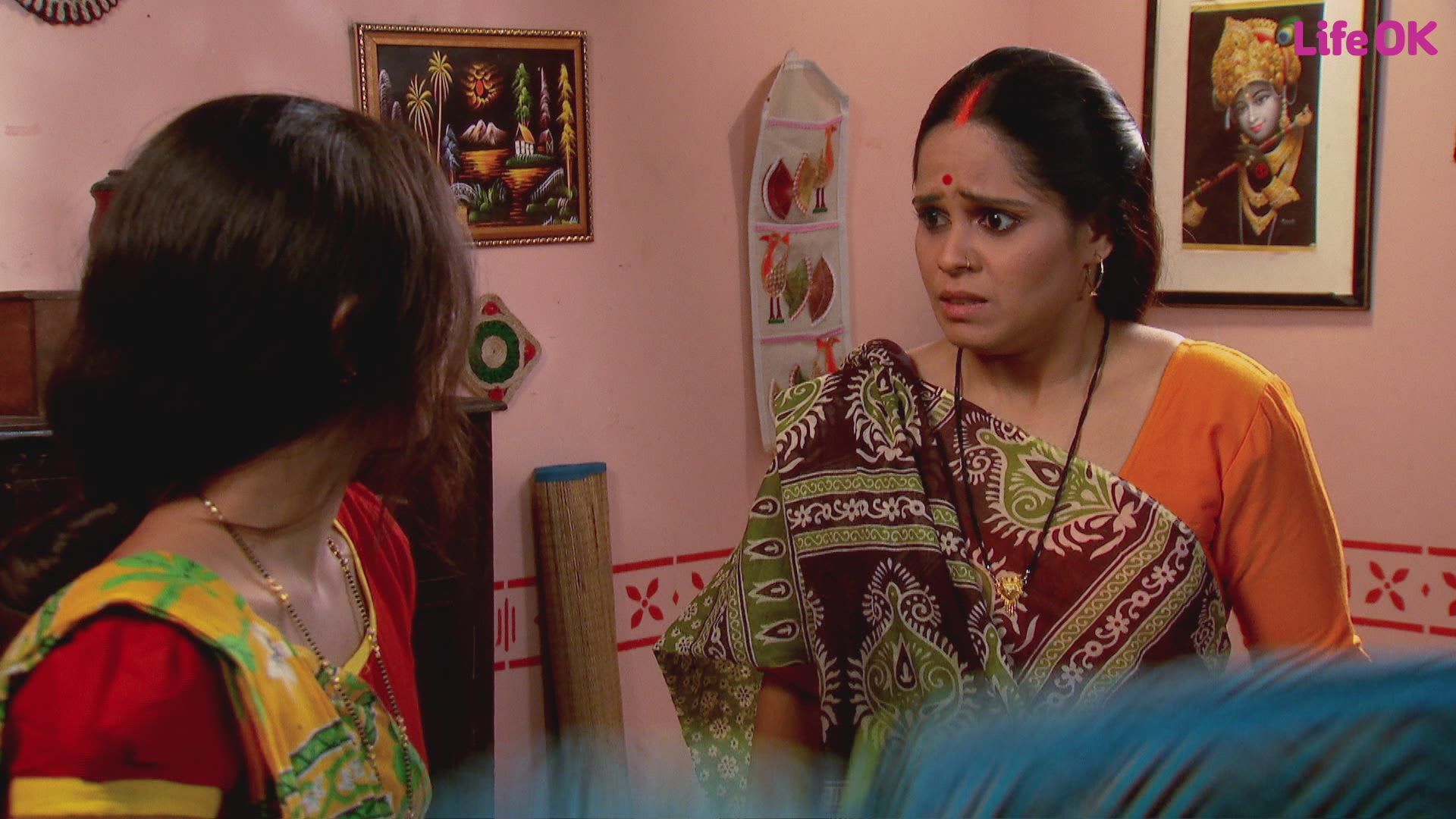 Watch Gustakh Dil S9 Episode 1 on JioHotstar