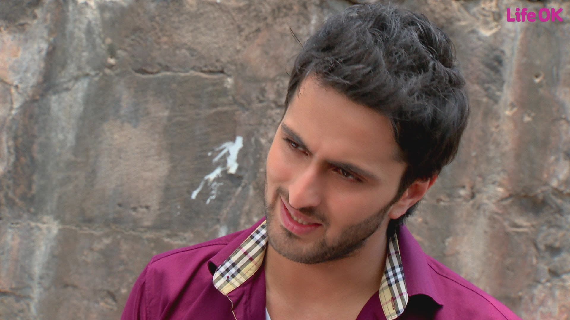 Watch Gustakh Dil Episode 13 on JioHotstar