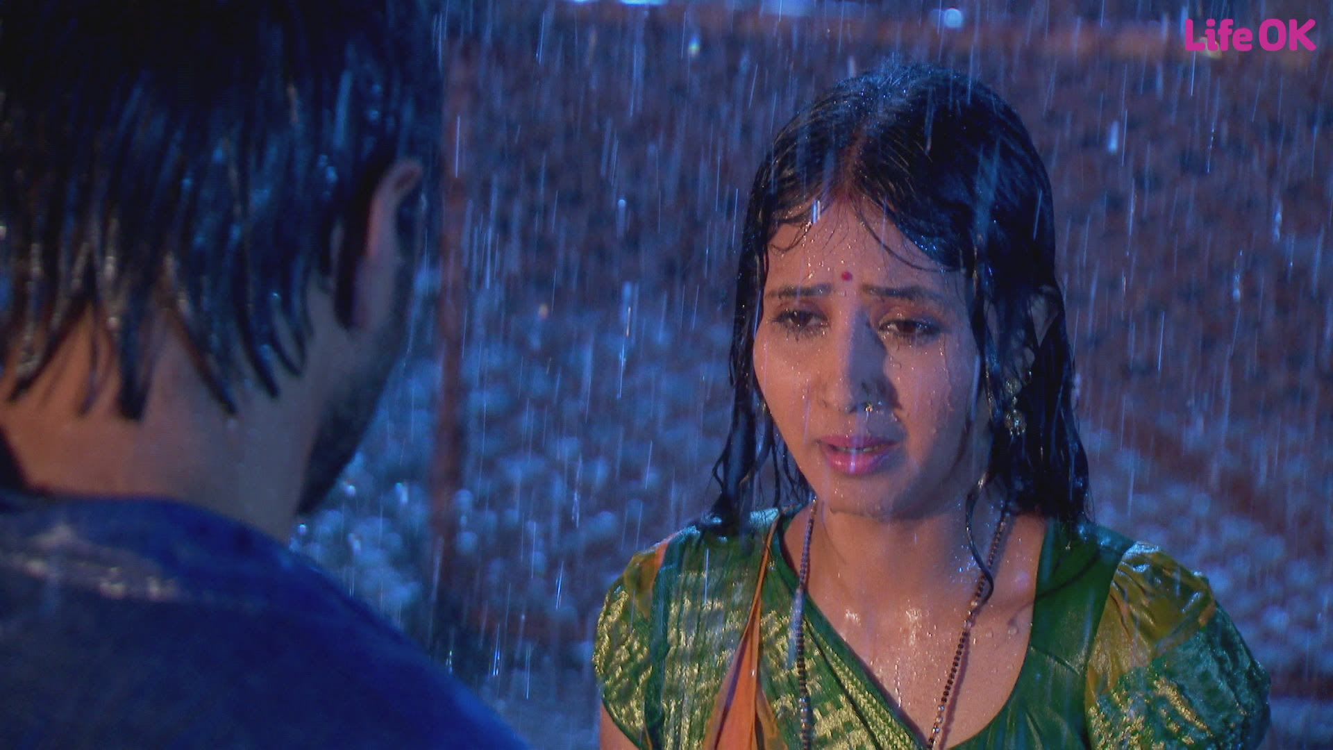 Watch Gustakh Dil S10 Episode 17 on JioHotstar