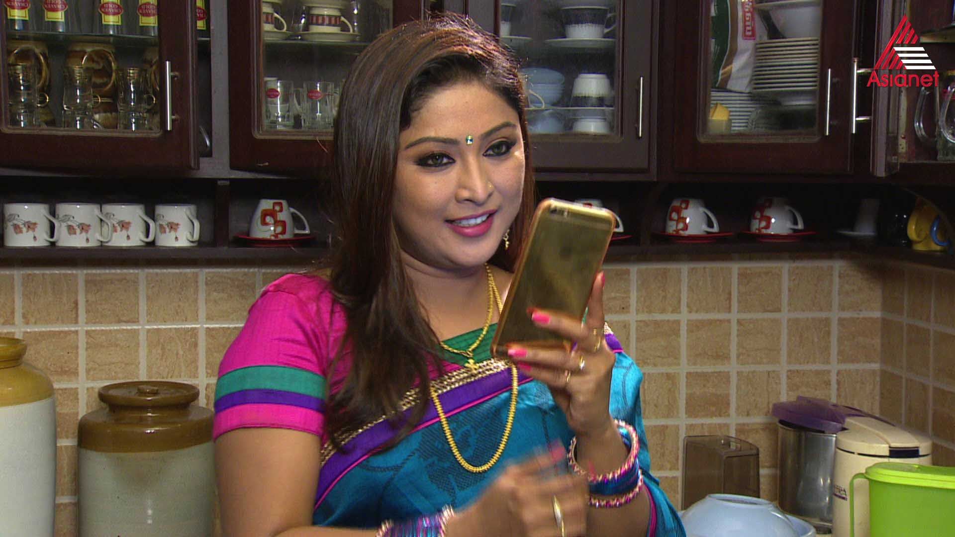 Watch Merinna is in a Happy Space Online