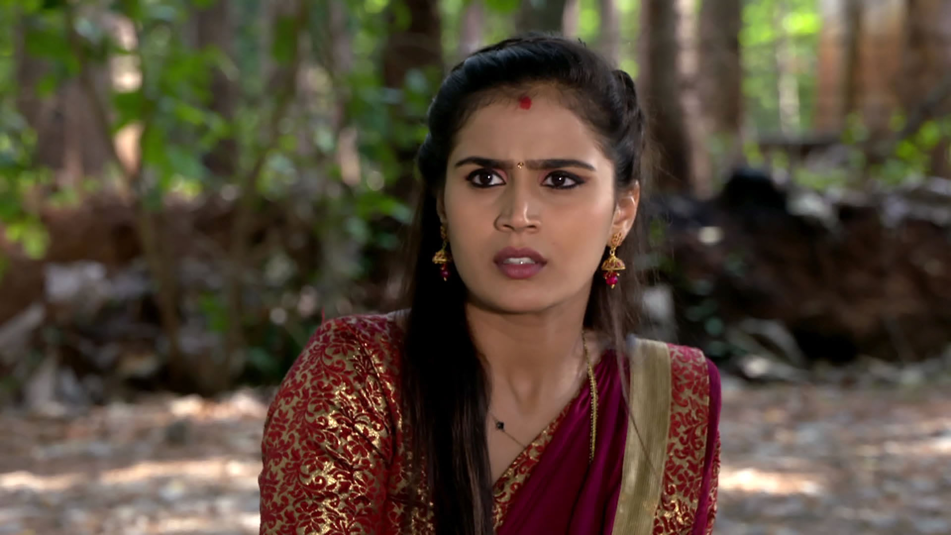 Watch Neeli S9 Episode 42 on JioHotstar