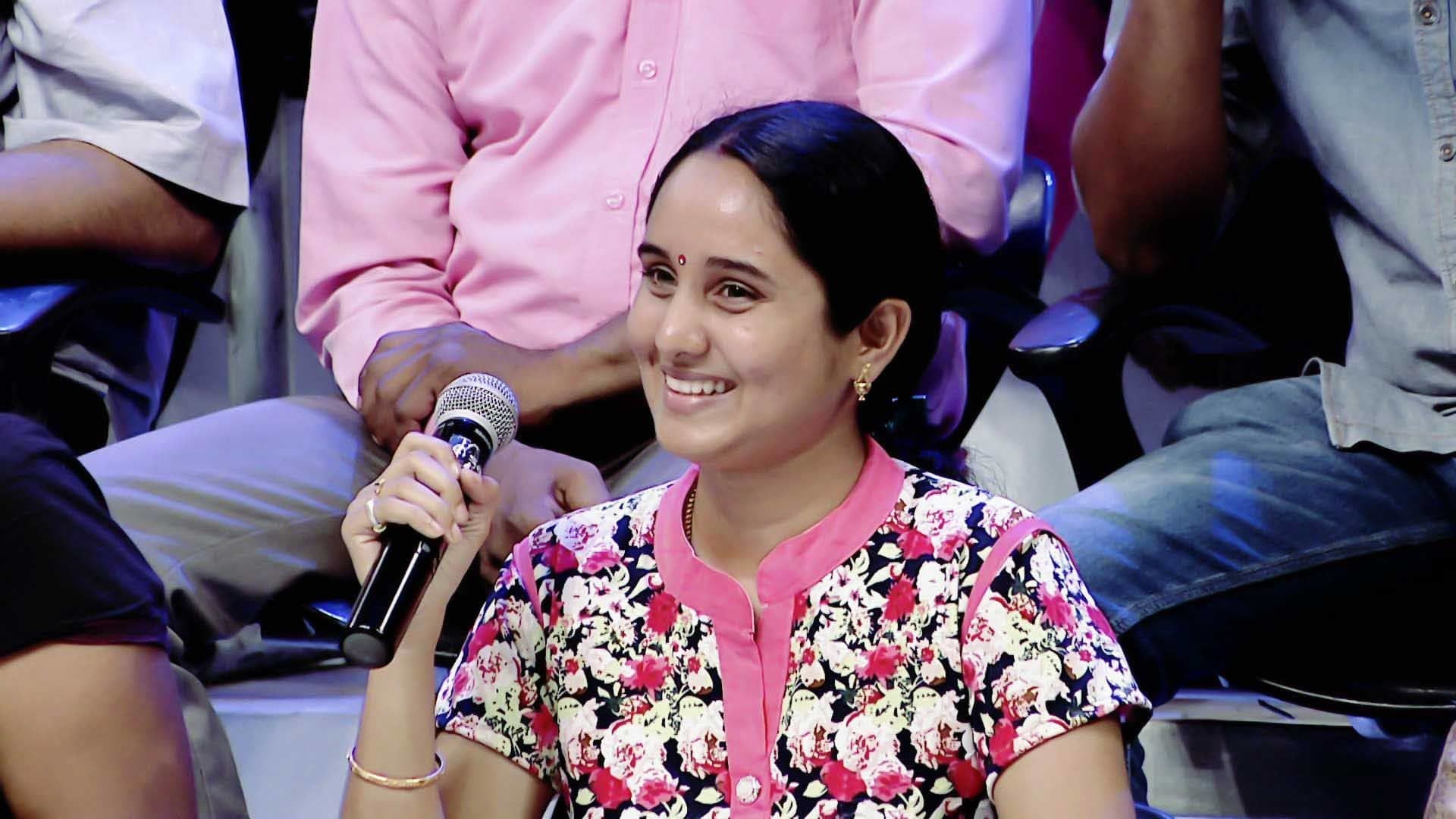 Watch neeya-naana only on Watcho