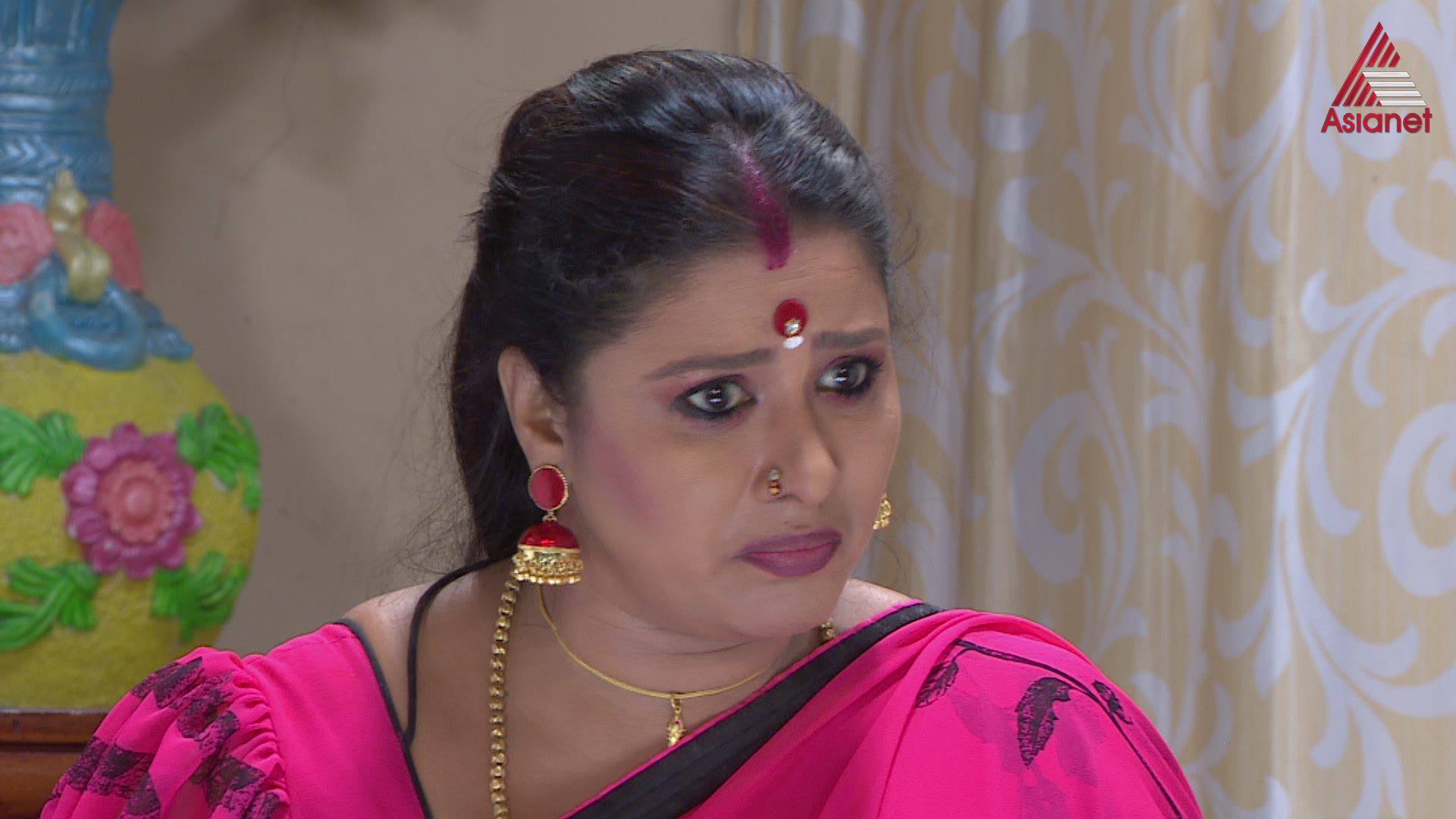 Watch Chandanamazha S17 Episode 24 on Disney+ Hotstar