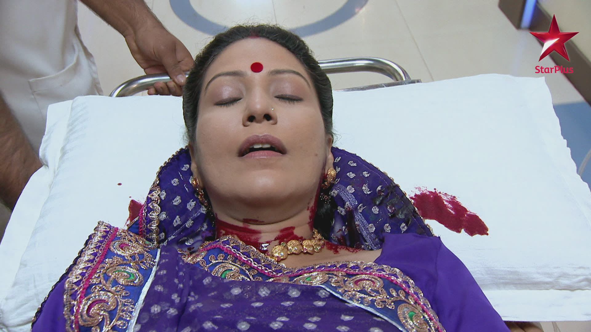 Watch Will Gayatri survive the fall? Online