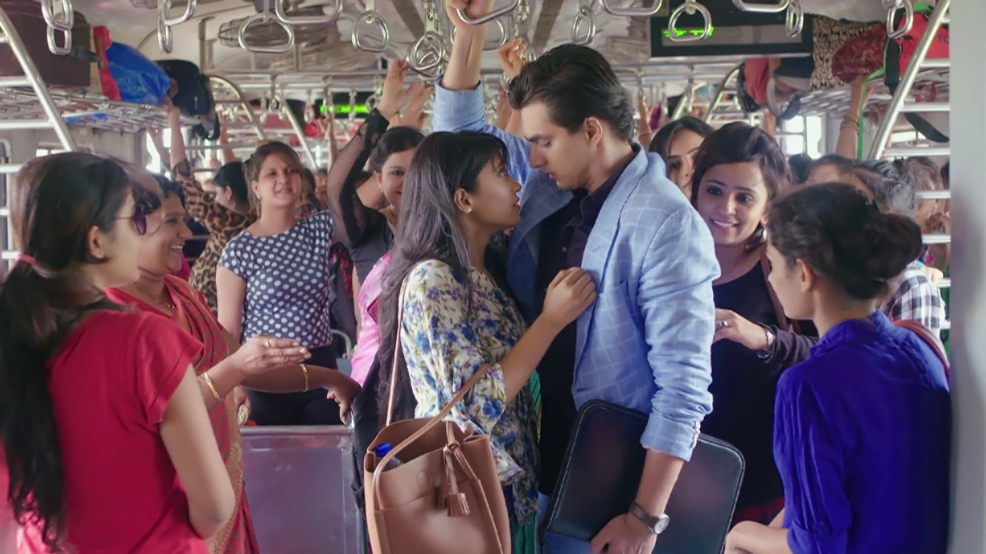 Watch Naira Comes to Kartik's Aid Online