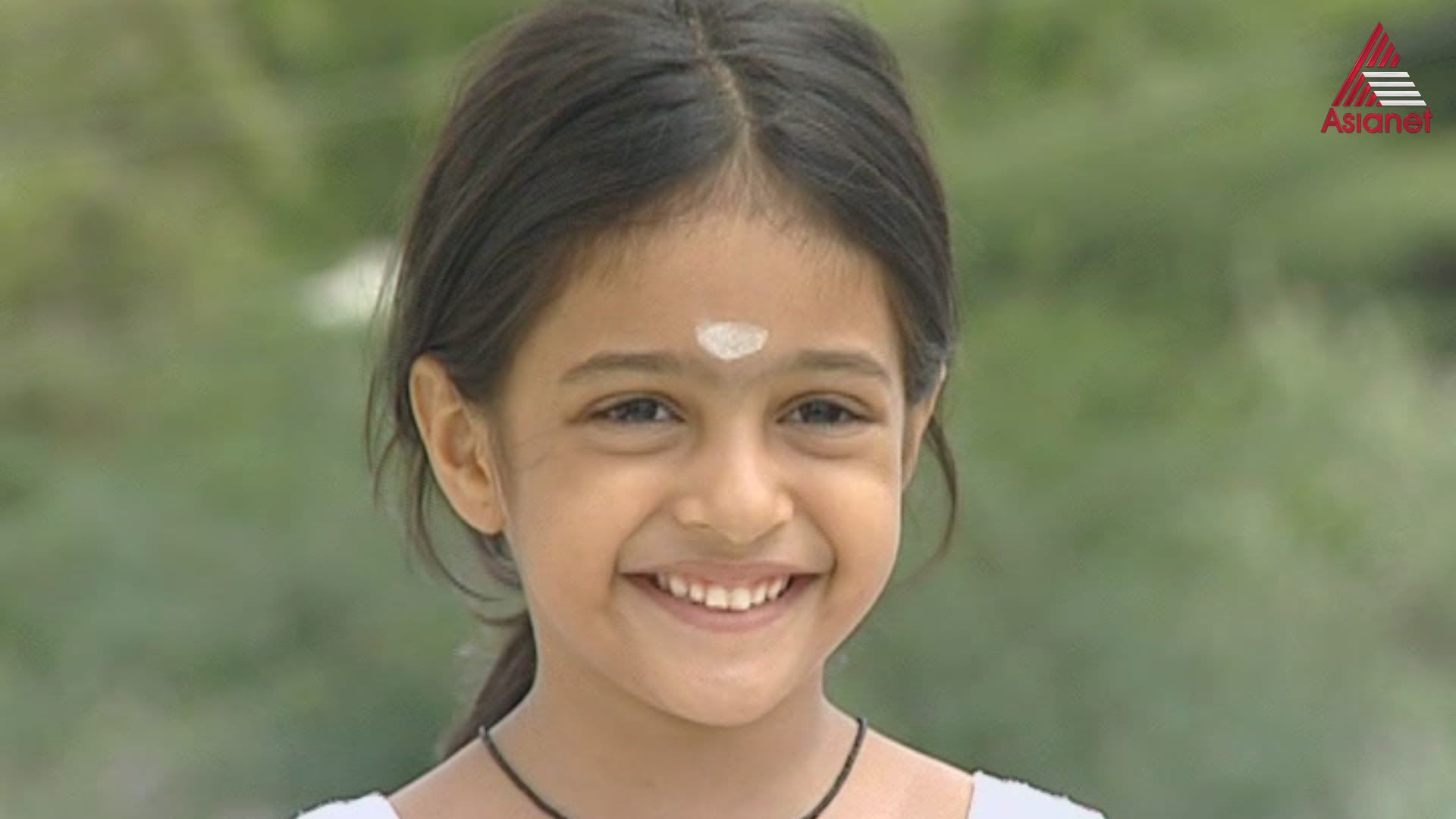 Watch Karuthamuthu S9 Episode 1 on JioHotstar