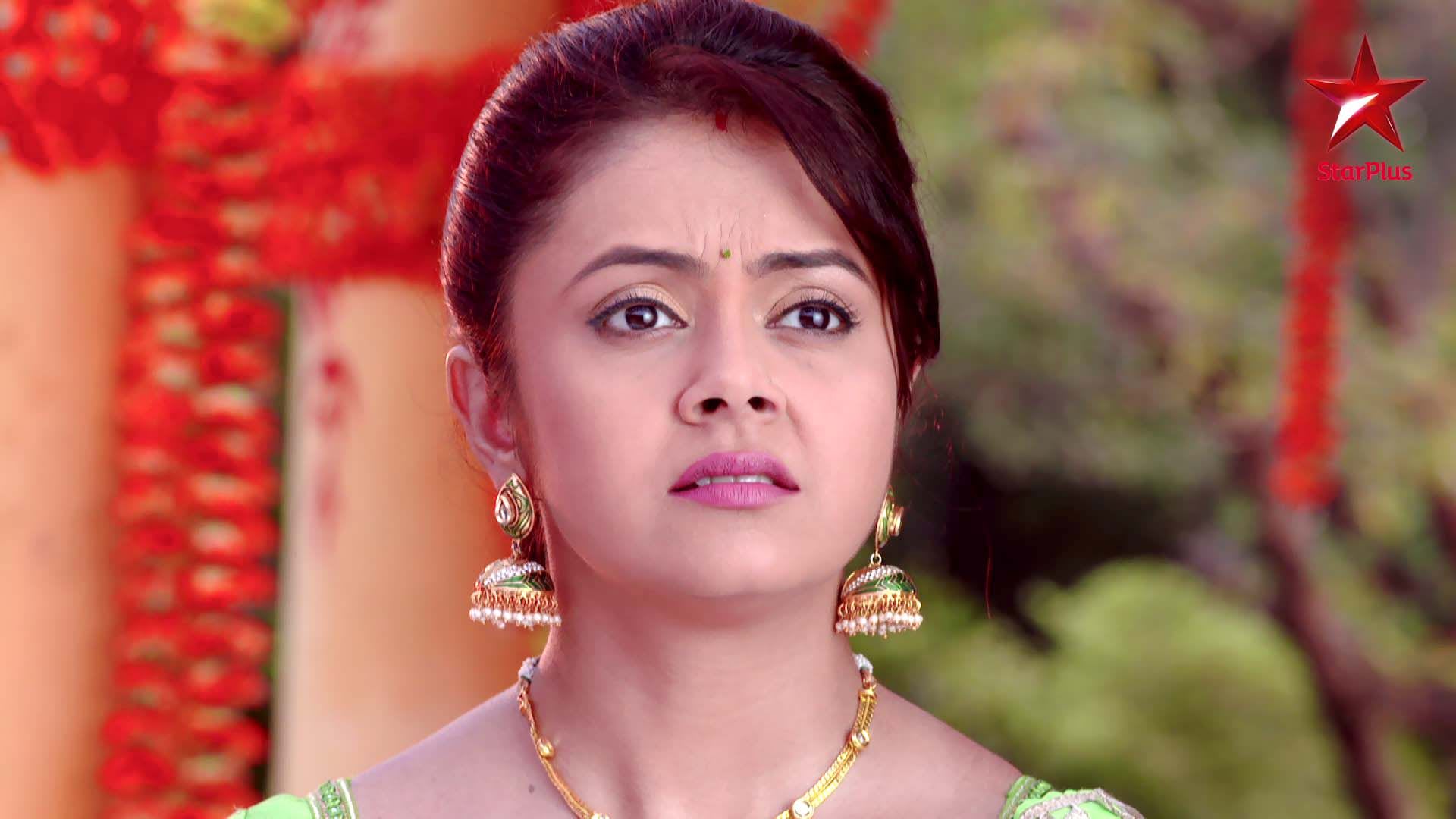 Stream Gopi finds Radha's photograph Season 1 Episode 1540 – Gopi finds ...