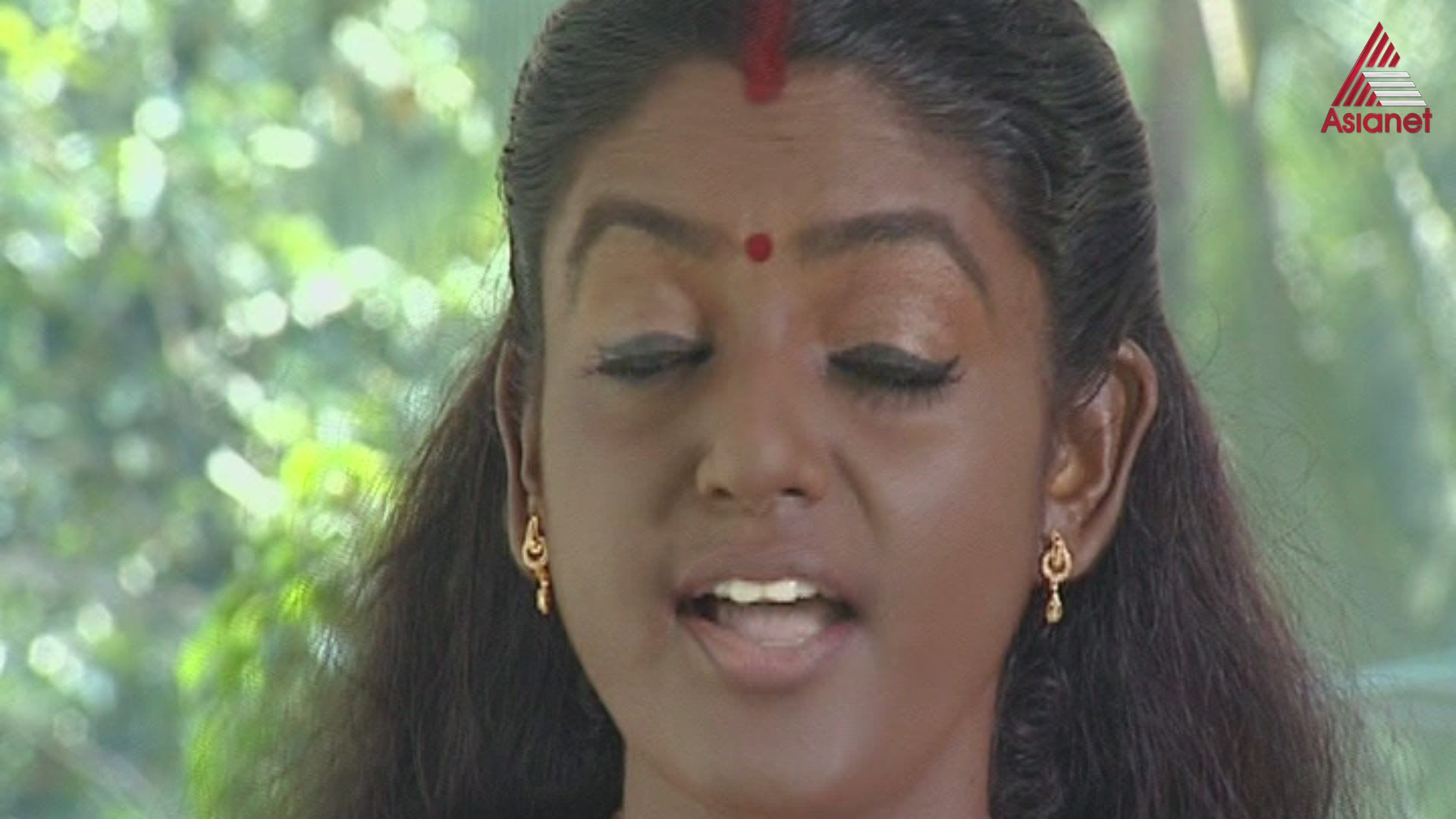 Watch Karuthamuthu S3 Episode 1 on JioHotstar