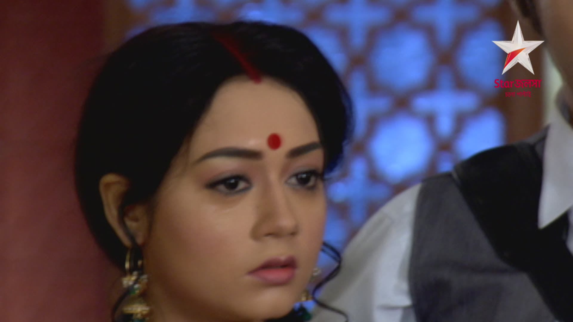 Watch Bodhuboron S3 Episode 16 on JioHotstar