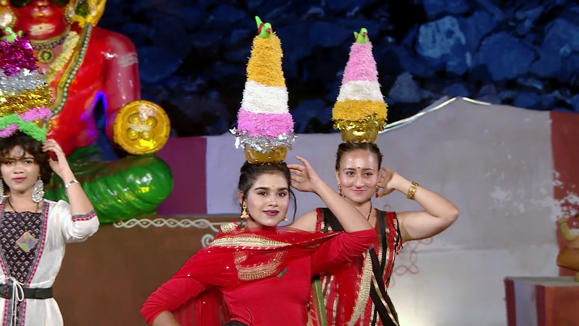 Watch Villa To Village S1 Episode 13 on JioHotstar