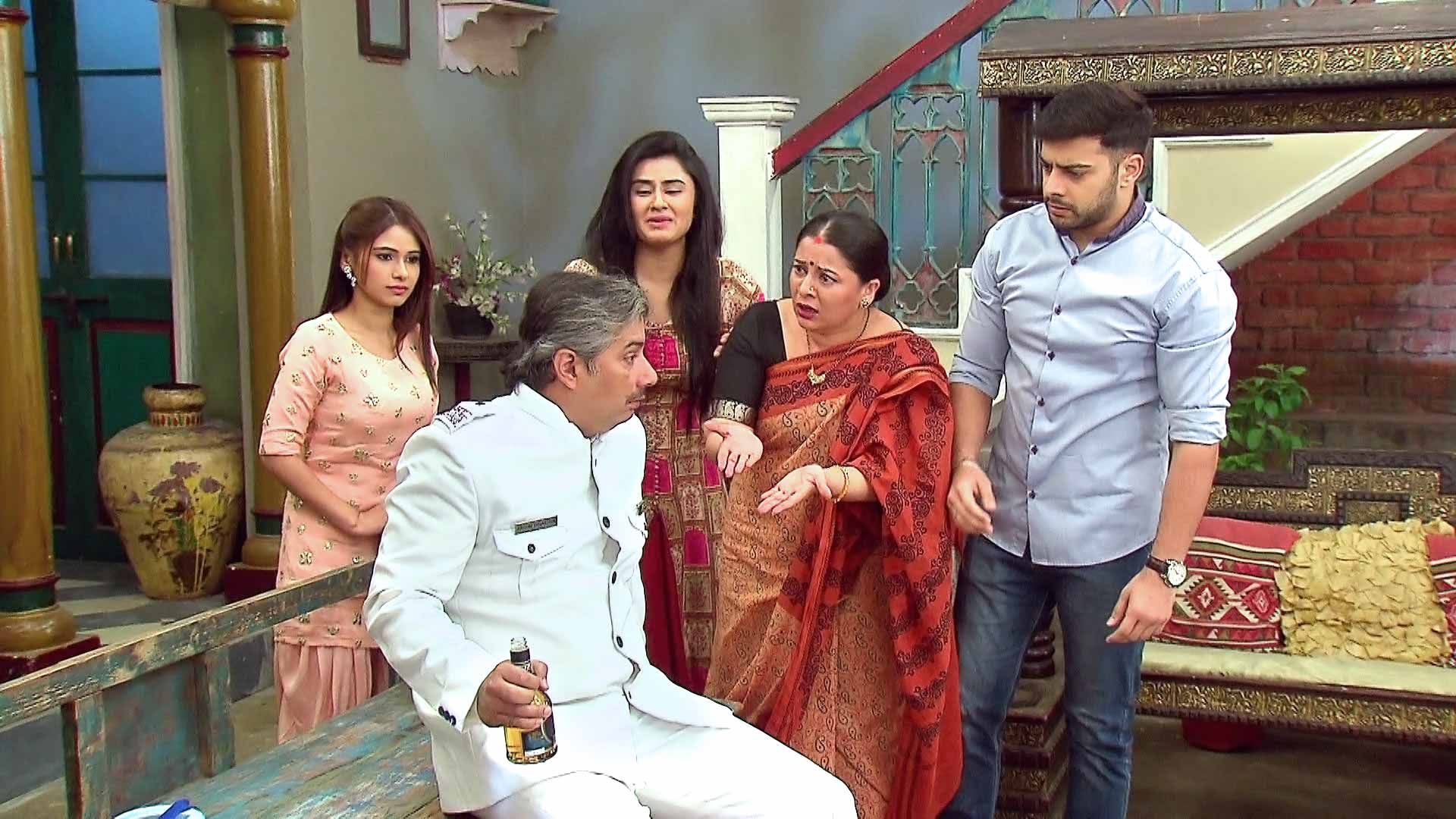 Watch Mere Angne Mein Episode 50 on JioHotstar