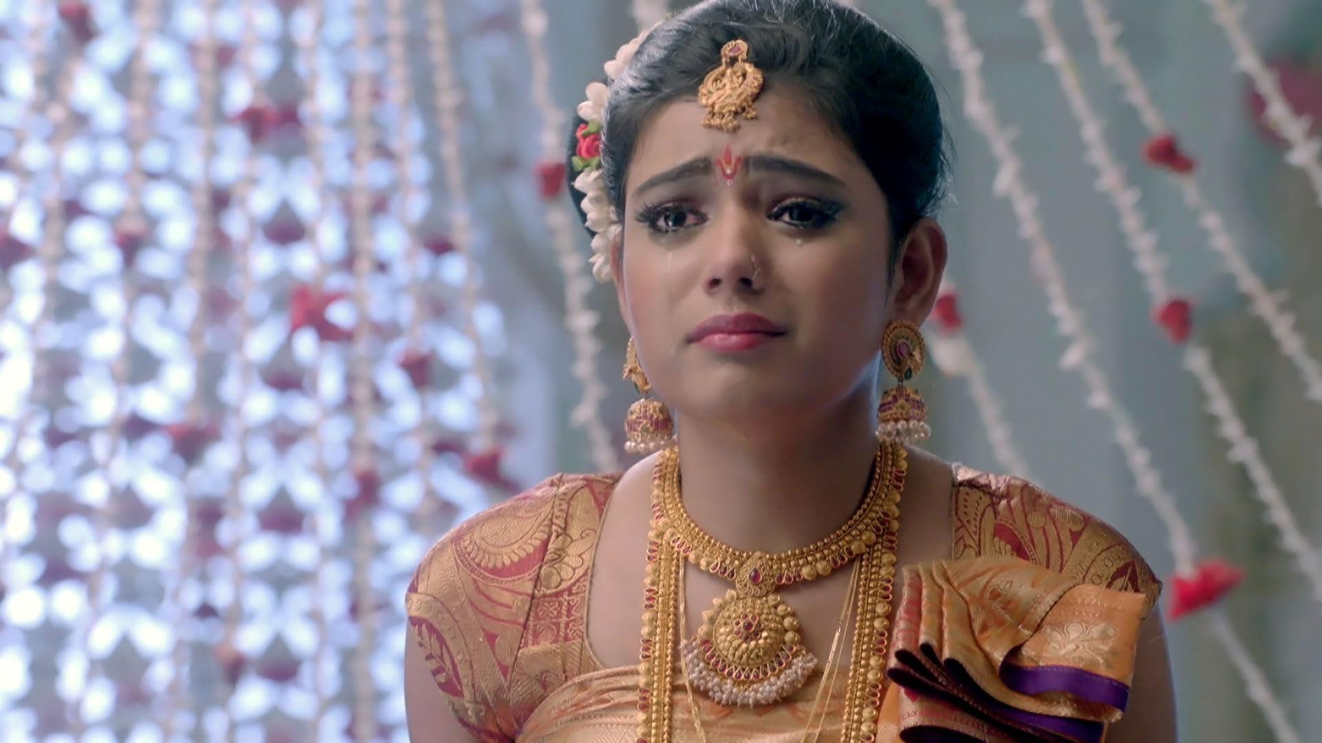 Watch Mayavi Maling S1 Episode 39 on JioHotstar