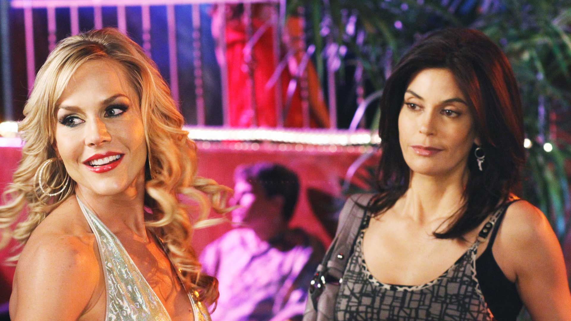 Nonton The Glamorous Life Season 6 Episode 14 - The Glamorous Life di ...