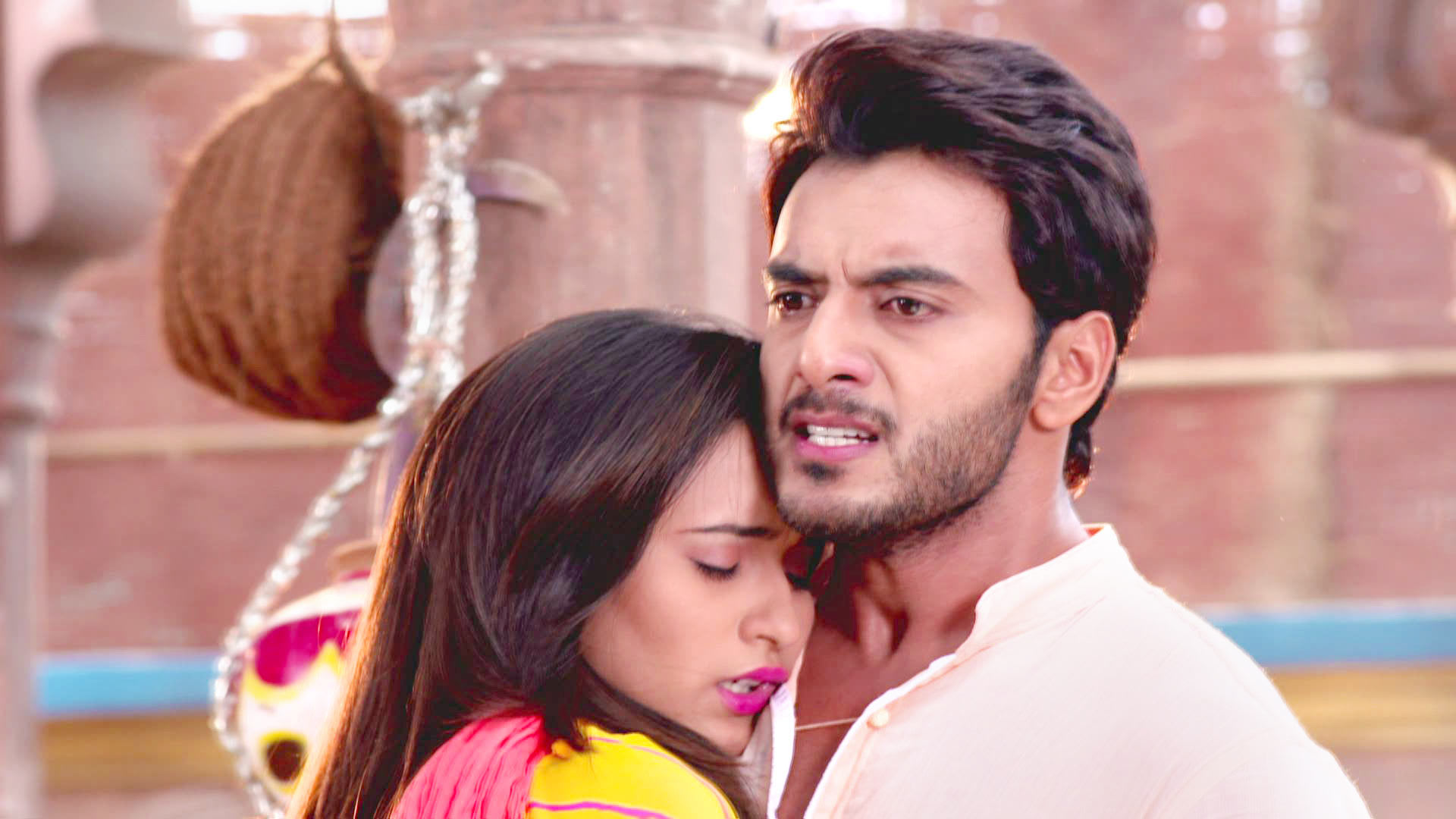 Watch Jana Na Dil Se Door Episode 33 on JioHotstar