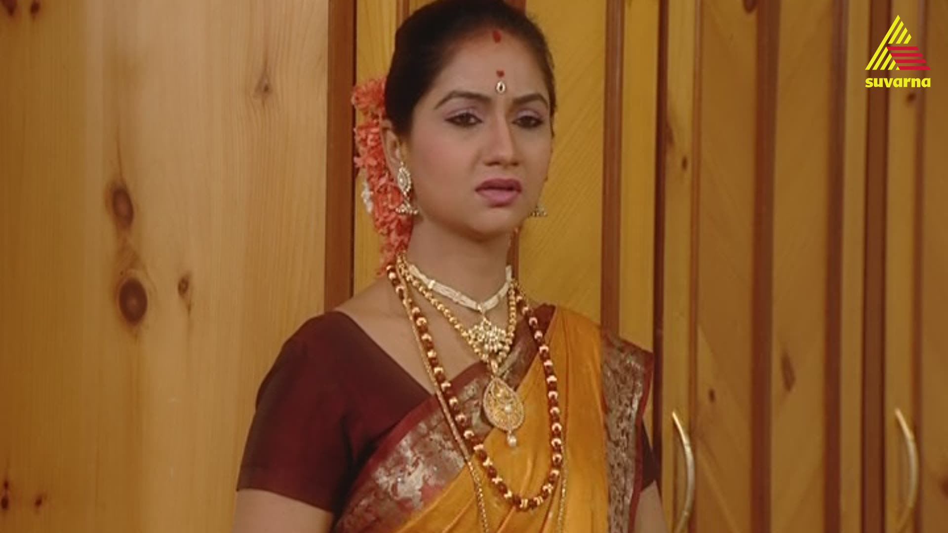 Watch Amruthavarshini - 2012 S21 Episode 4 on JioHotstar