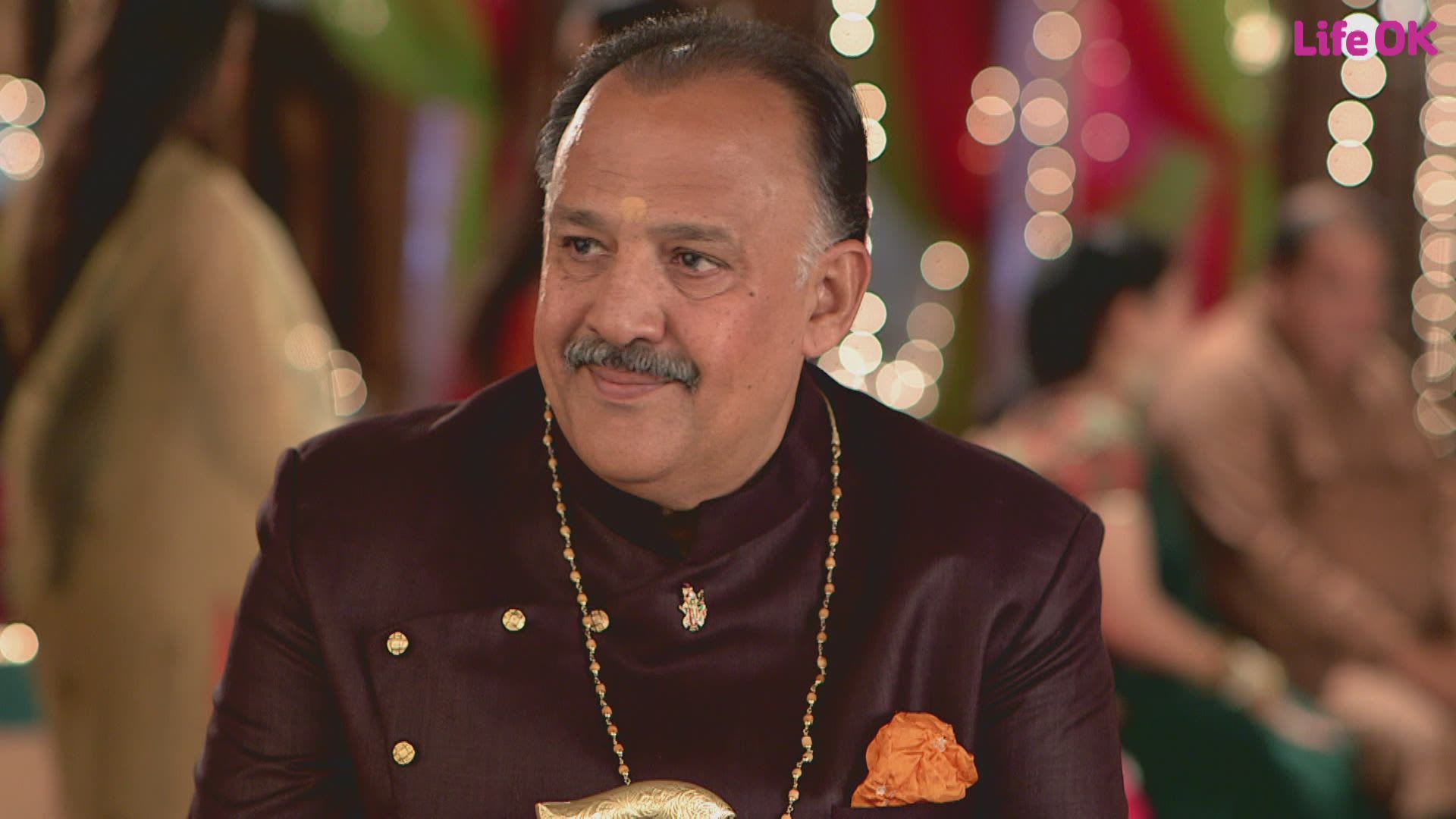 Watch Mere Rang Mein Rangne Waali S5 Episode 3 on Disney+ Hotstar