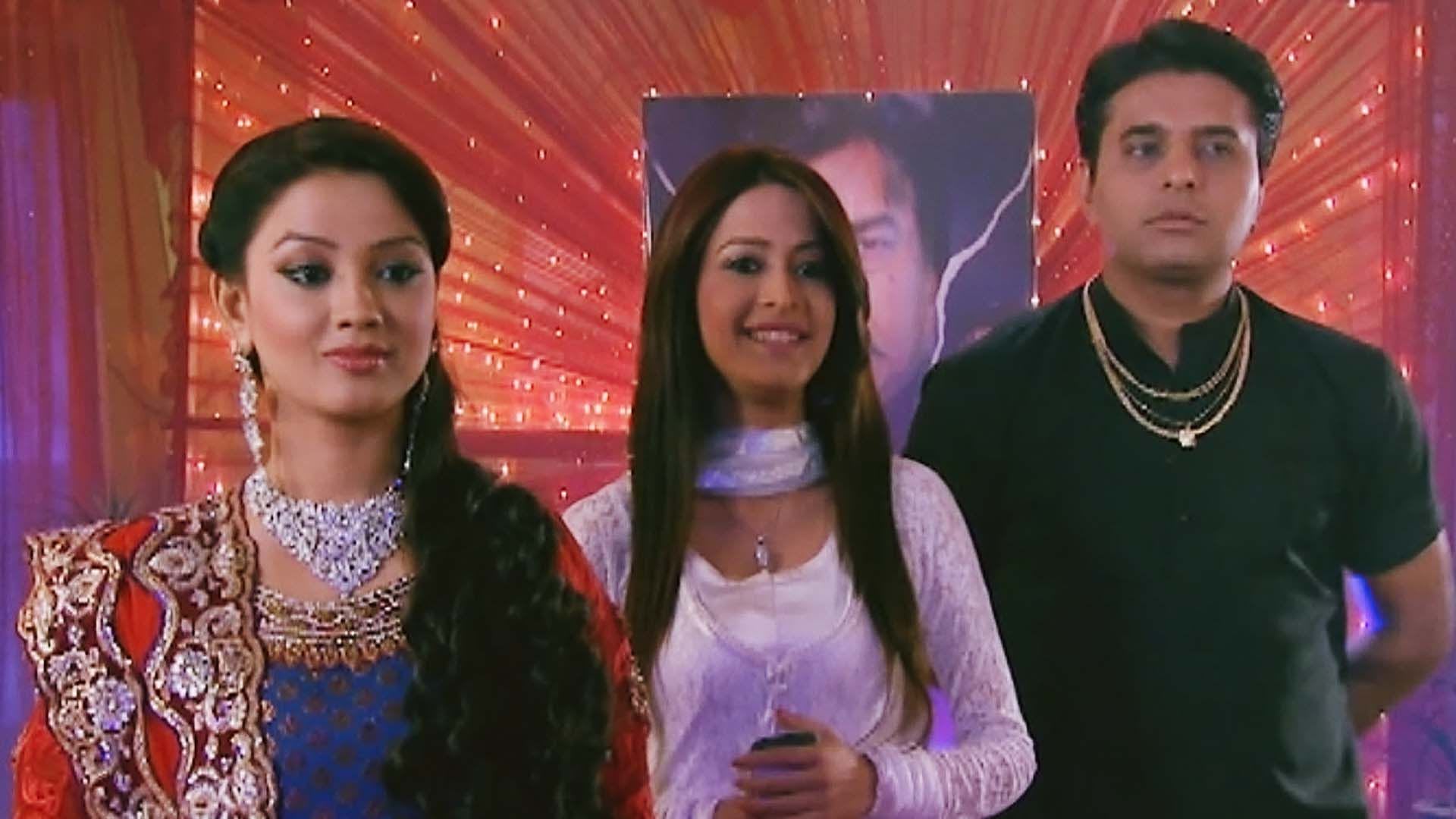 Watch Amrit is Felicitated! Online