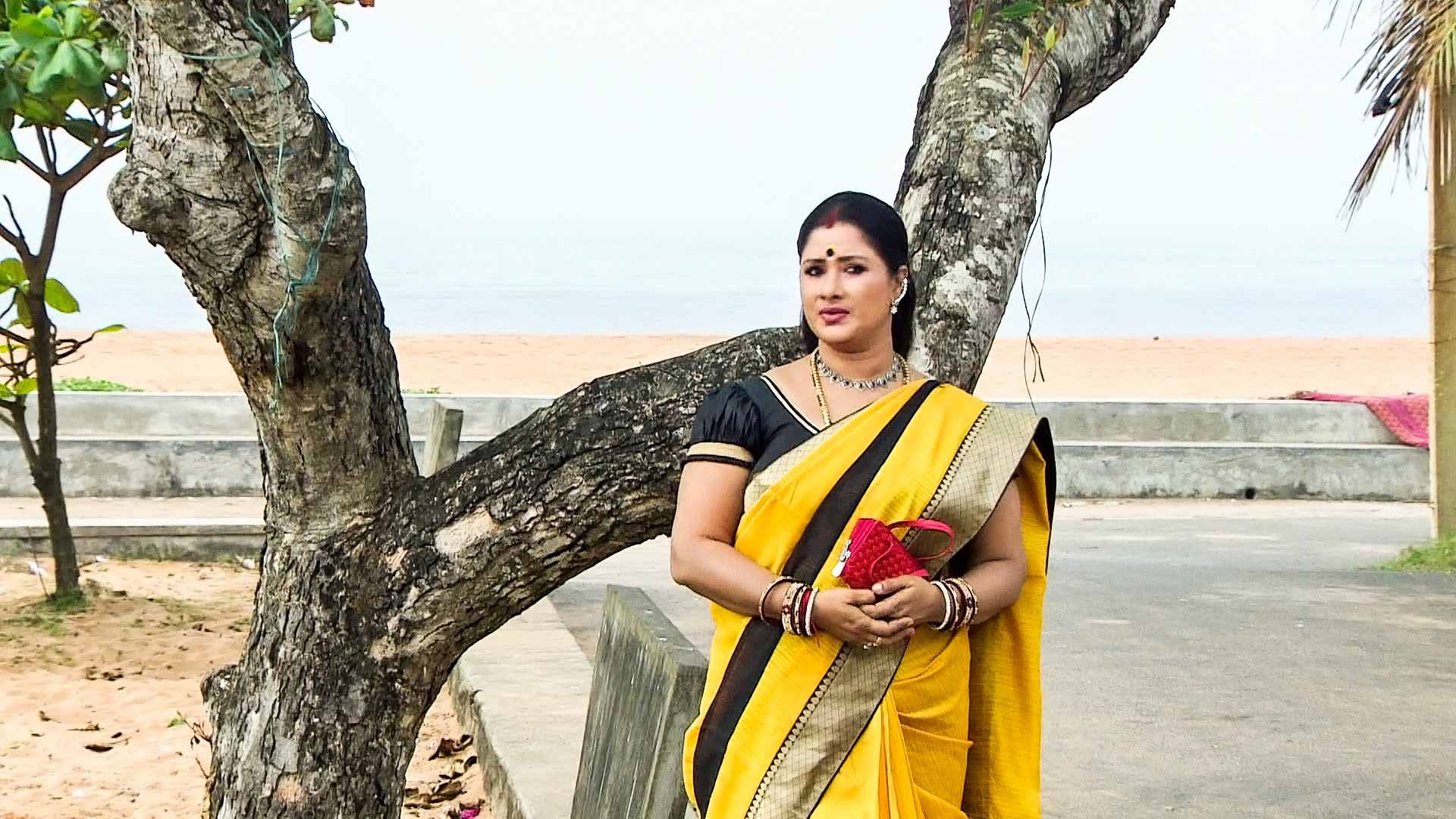 Watch Chandanamazha S23 Episode 1 on JioHotstar