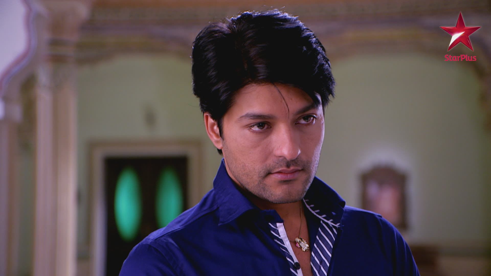 Watch Sooraj leaves the Rathi house Online