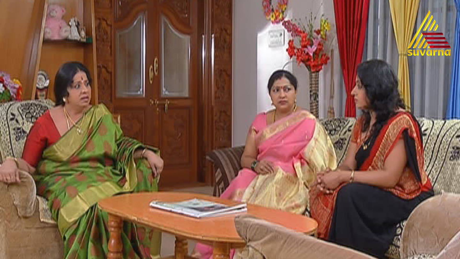 Watch Amruthavarshini - 2012 S33 Episode 33 on JioHotstar