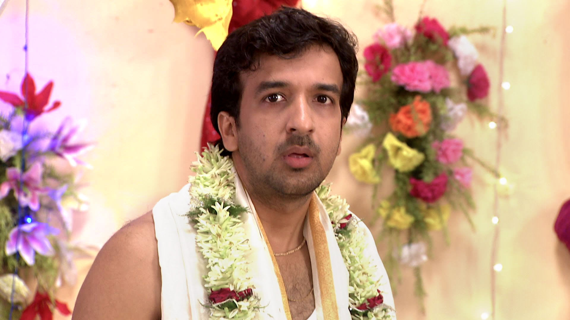 Watch Ichche Nodee S12 Episode 9 on JioHotstar