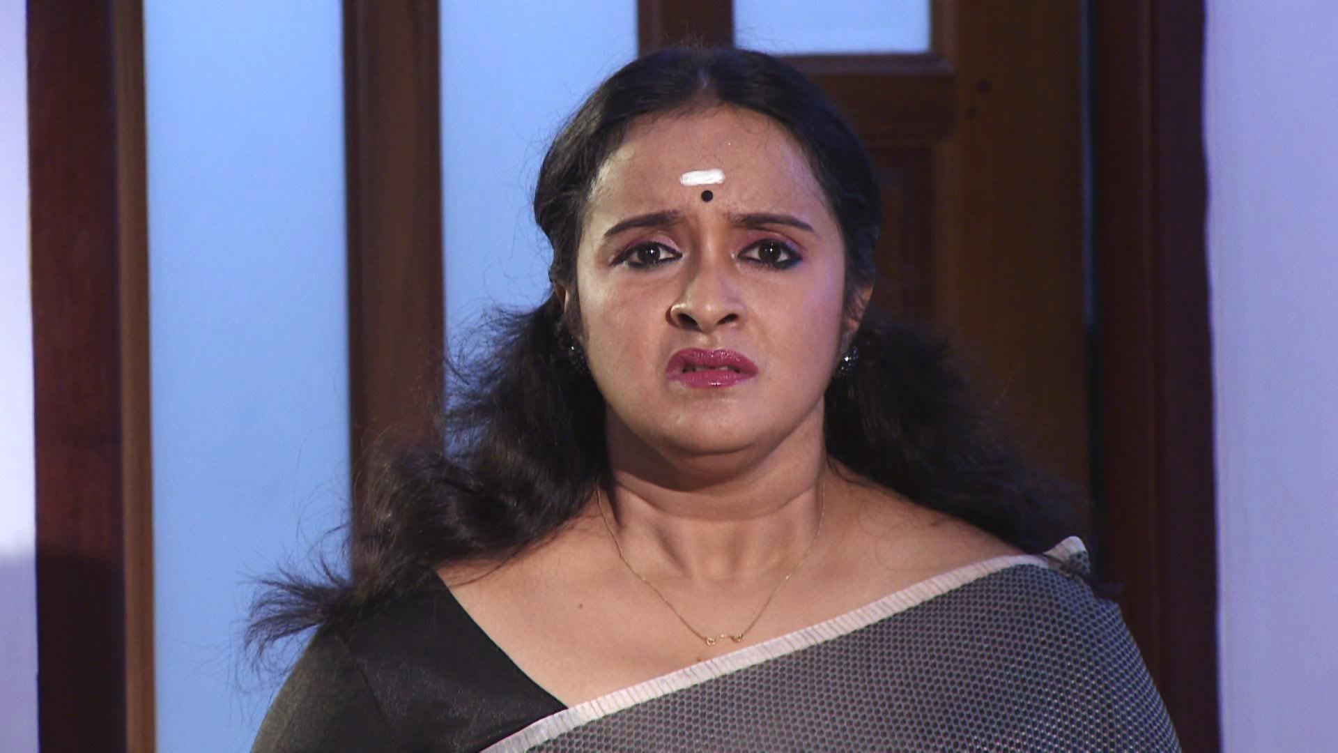 Watch Karuthamuthu Episode 7 on JioHotstar