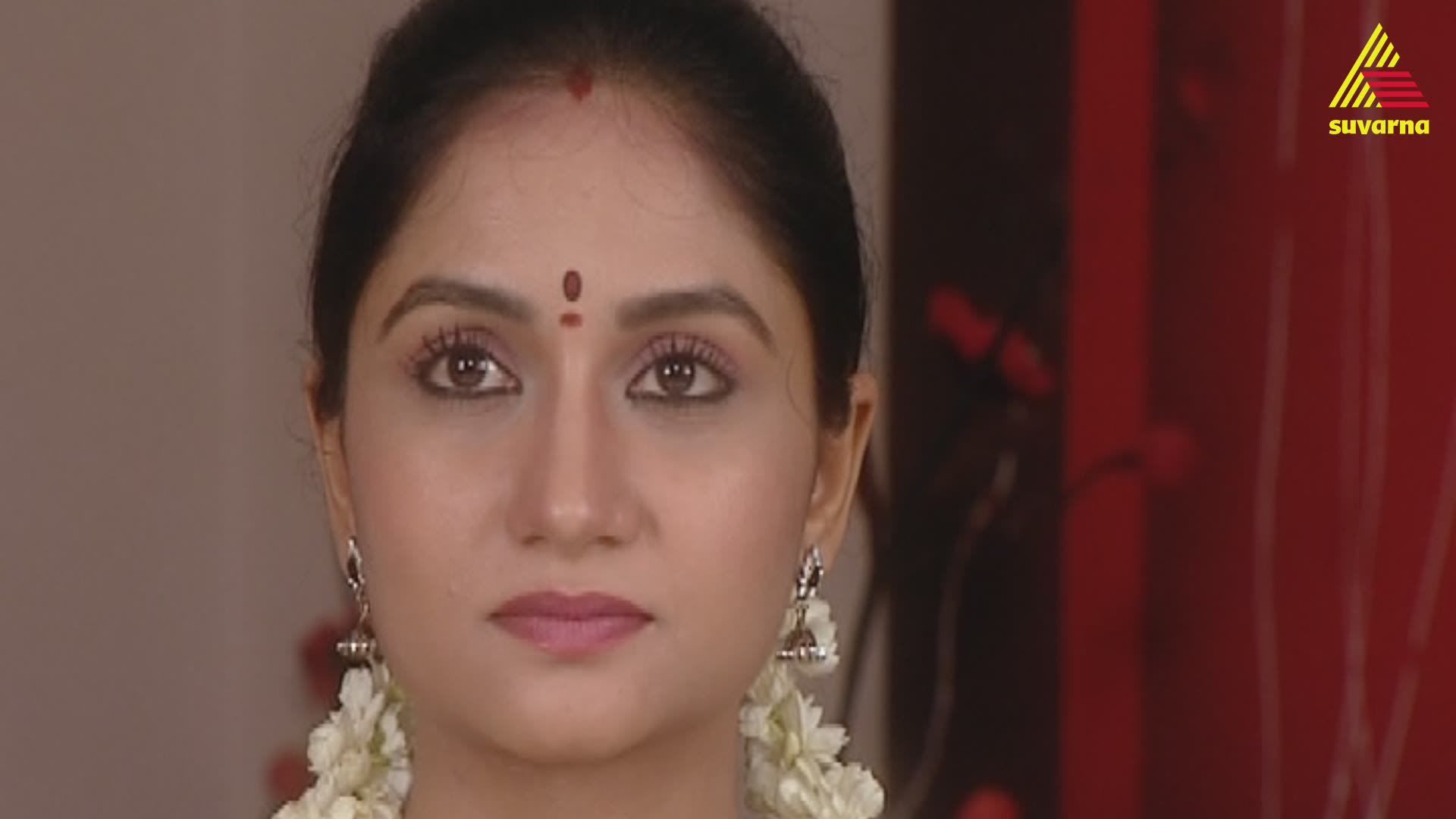 Watch Amruthavarshini - 2012 S19 Episode 14 on Disney+ Hotstar