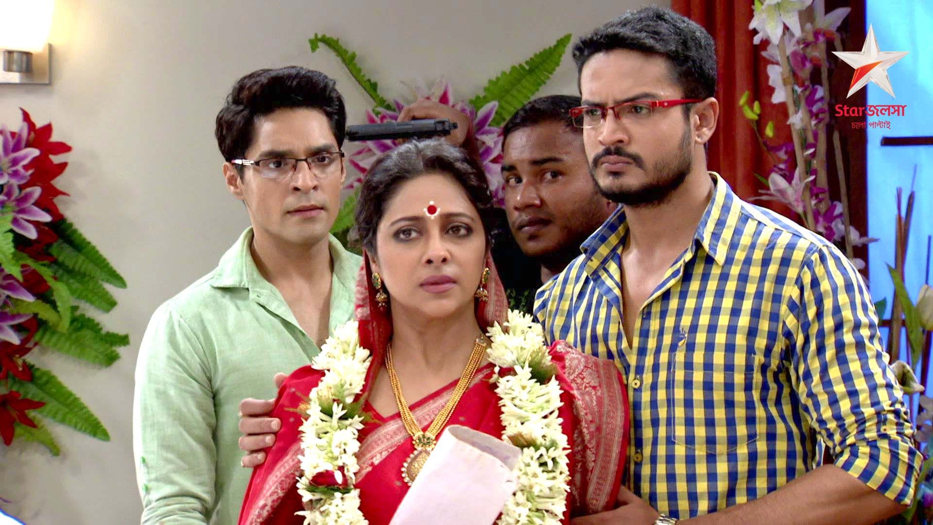 Watch Bodhuboron S24 Episode 33 on JioHotstar