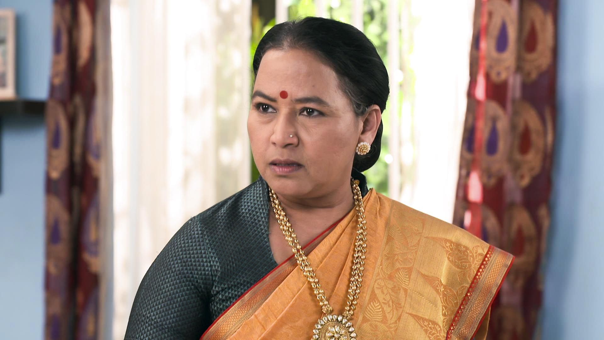 Watch Baby Atya Slaps Neela Online