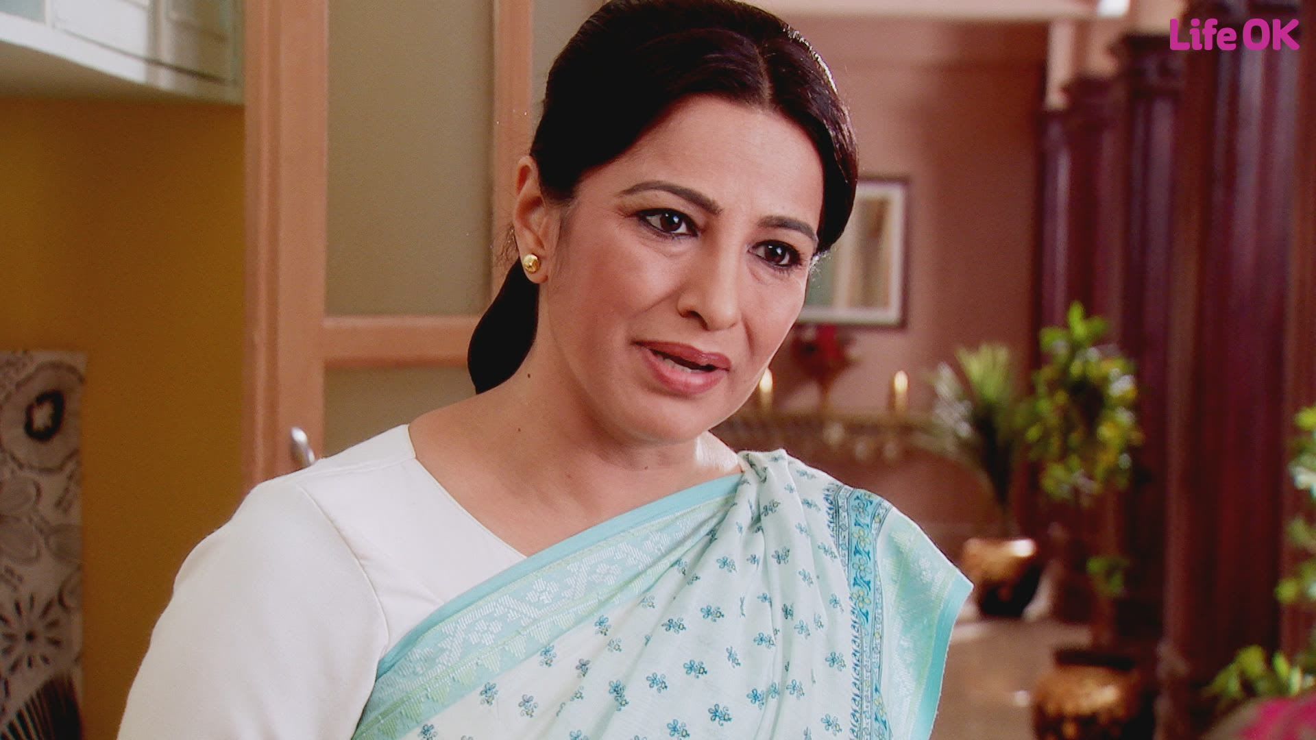 Watch Mahaji plans to steal the key Online