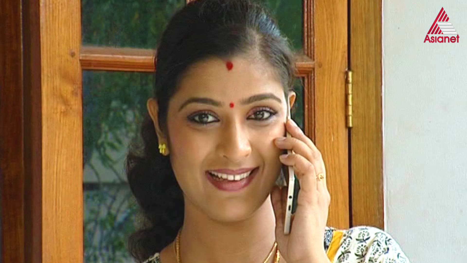 Watch Chandanamazha S12 Episode 31 on JioHotstar