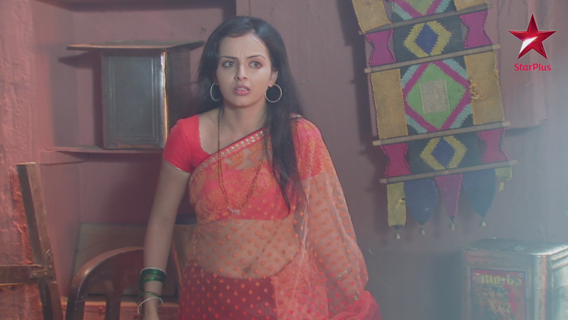 Watch Astha escapes from goons Online