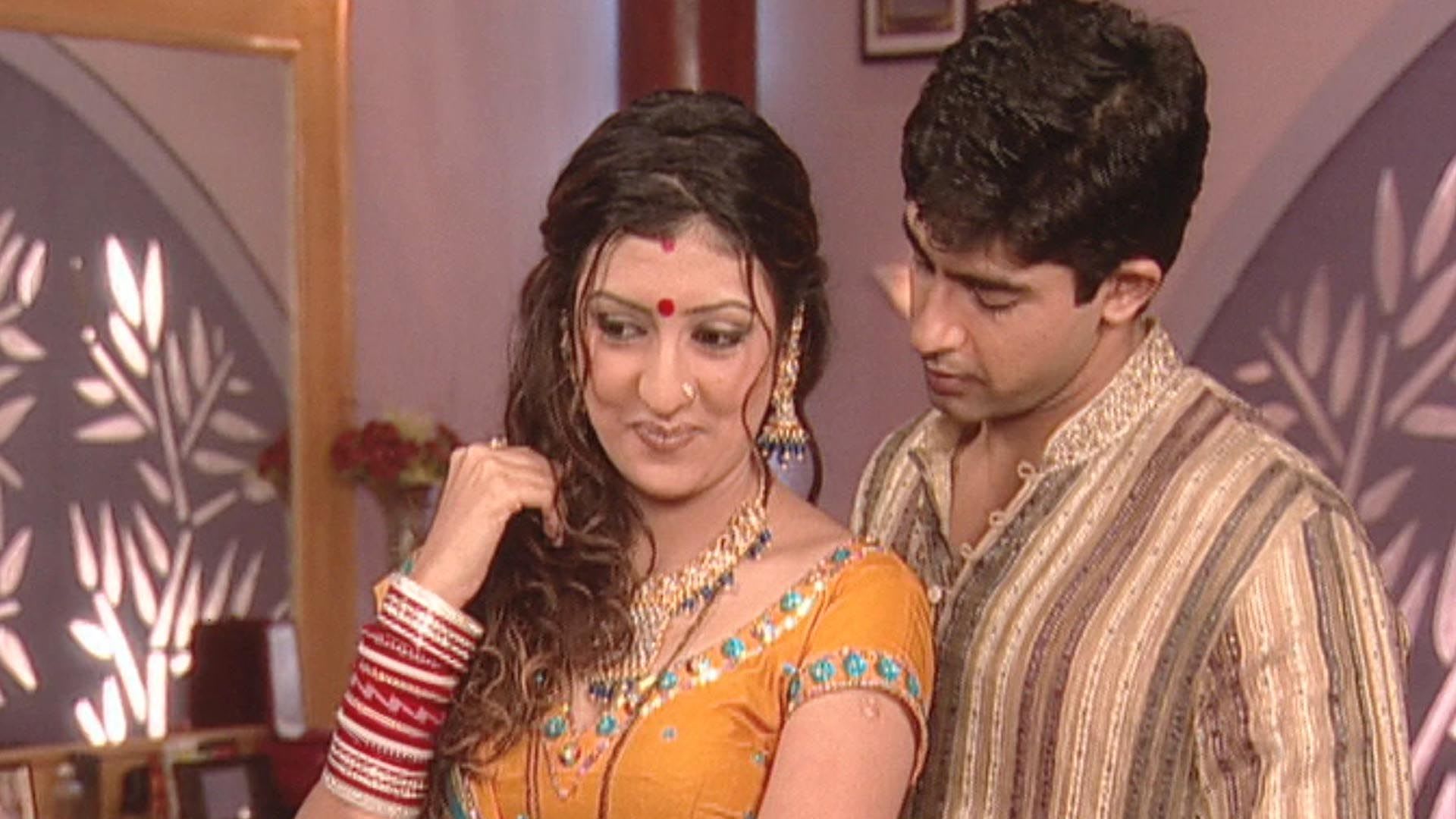Watch Kumkum - Ek Pyara Sa Bandhan S13 Episode 32 on JioHotstar