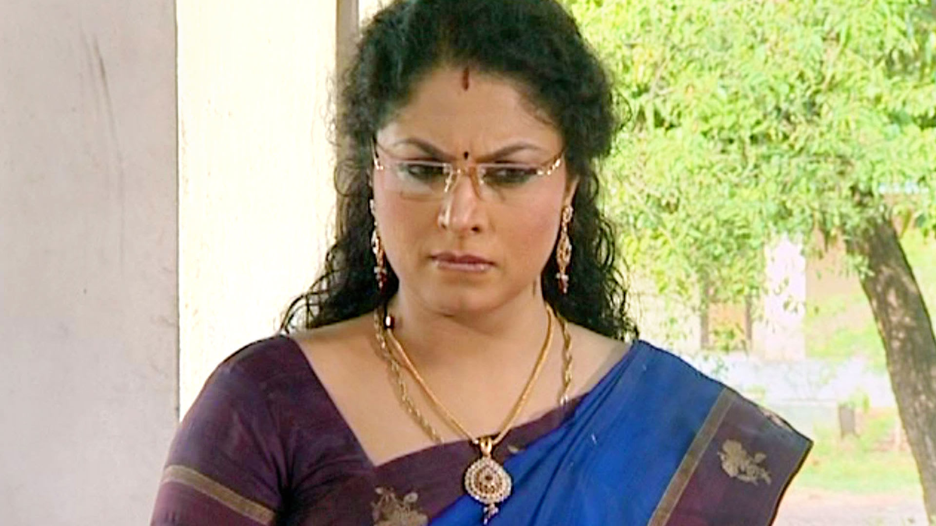 Watch Kumkumapoovu Episode 31 on JioHotstar