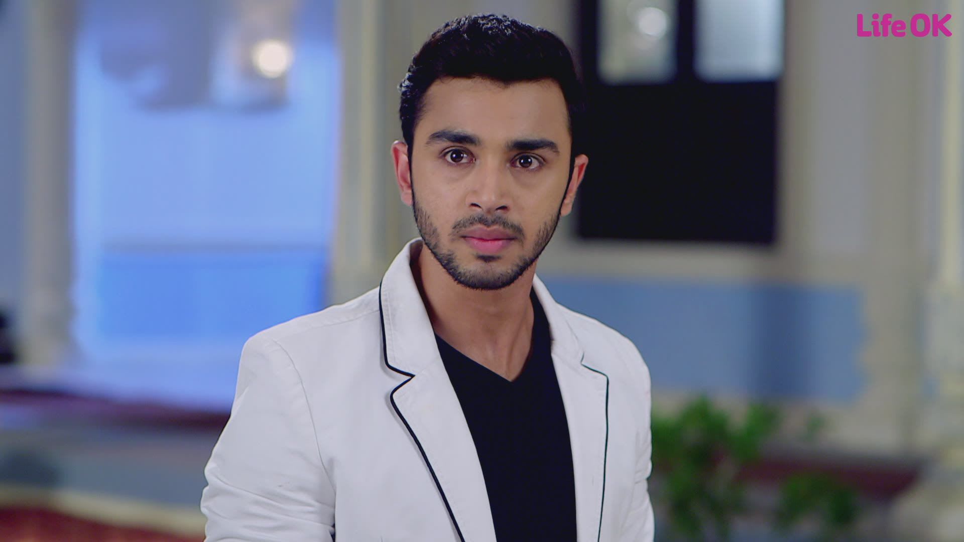 Watch Mere Rang Mein Rangne Waali S5 Episode 17 on JioHotstar