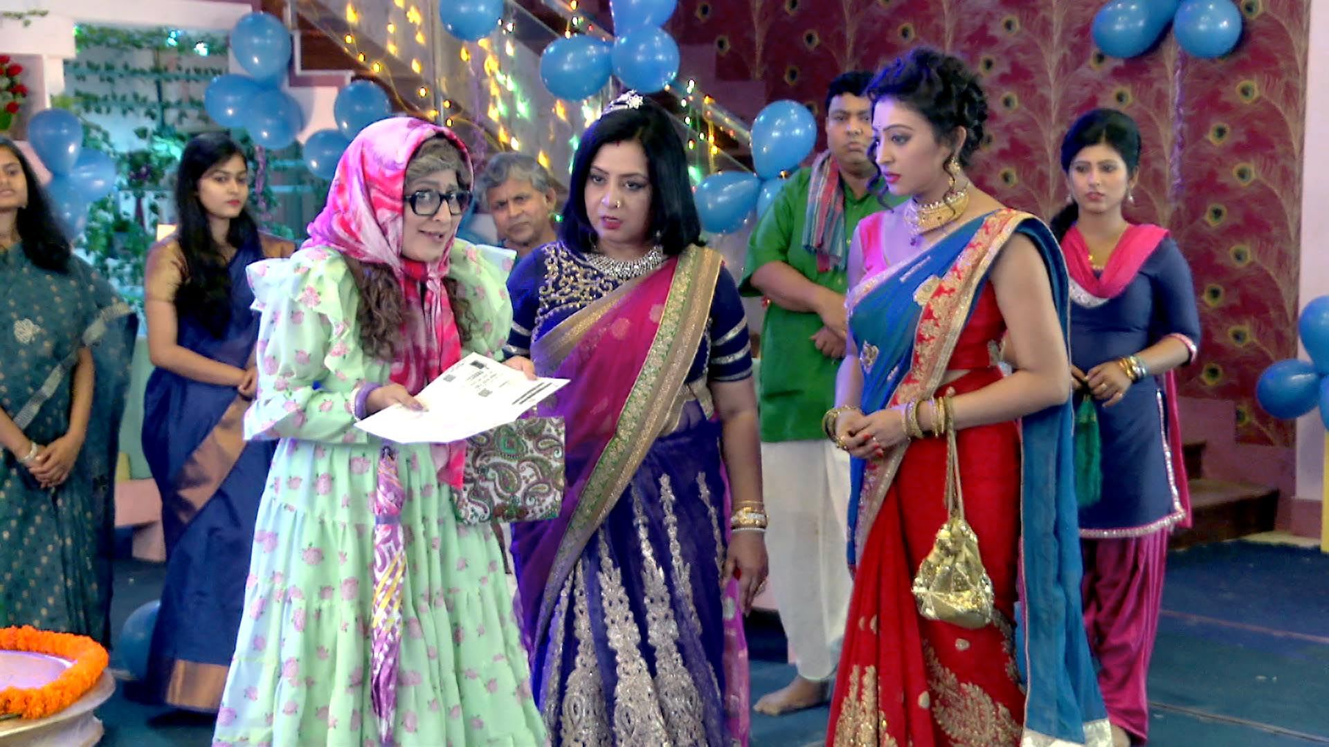 Watch Miss Braganza Exposes Sonali Online