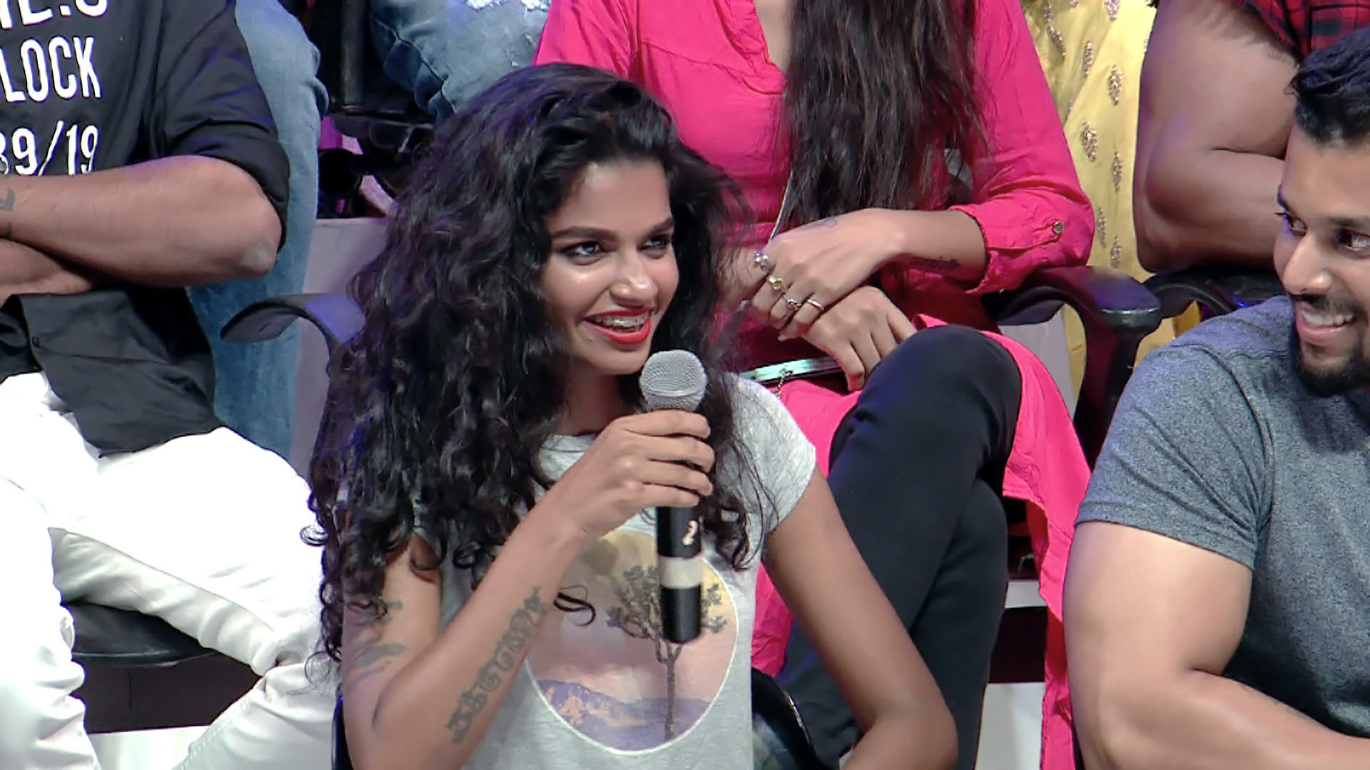 Stream neeya-naana Online | Watcho