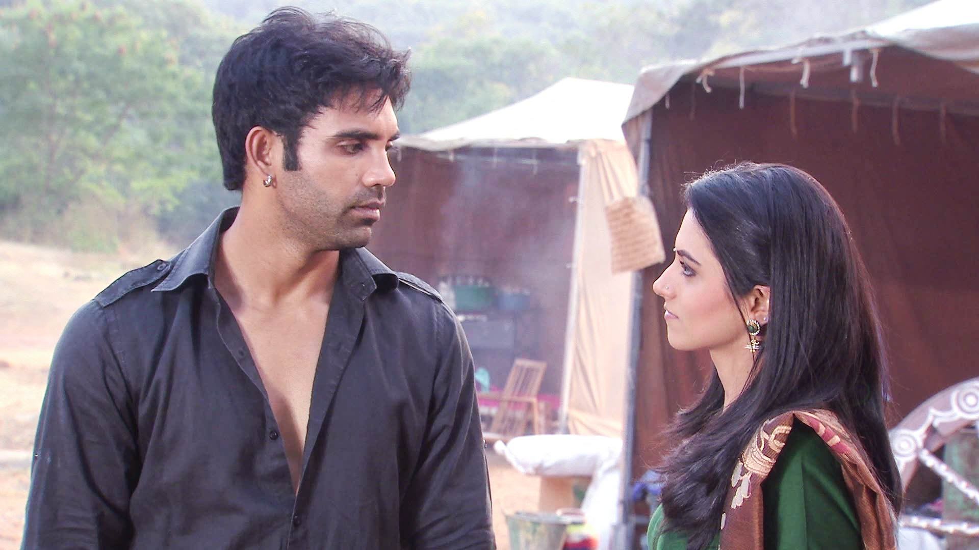 Watch Priya, Aditya Support Gaurav Online