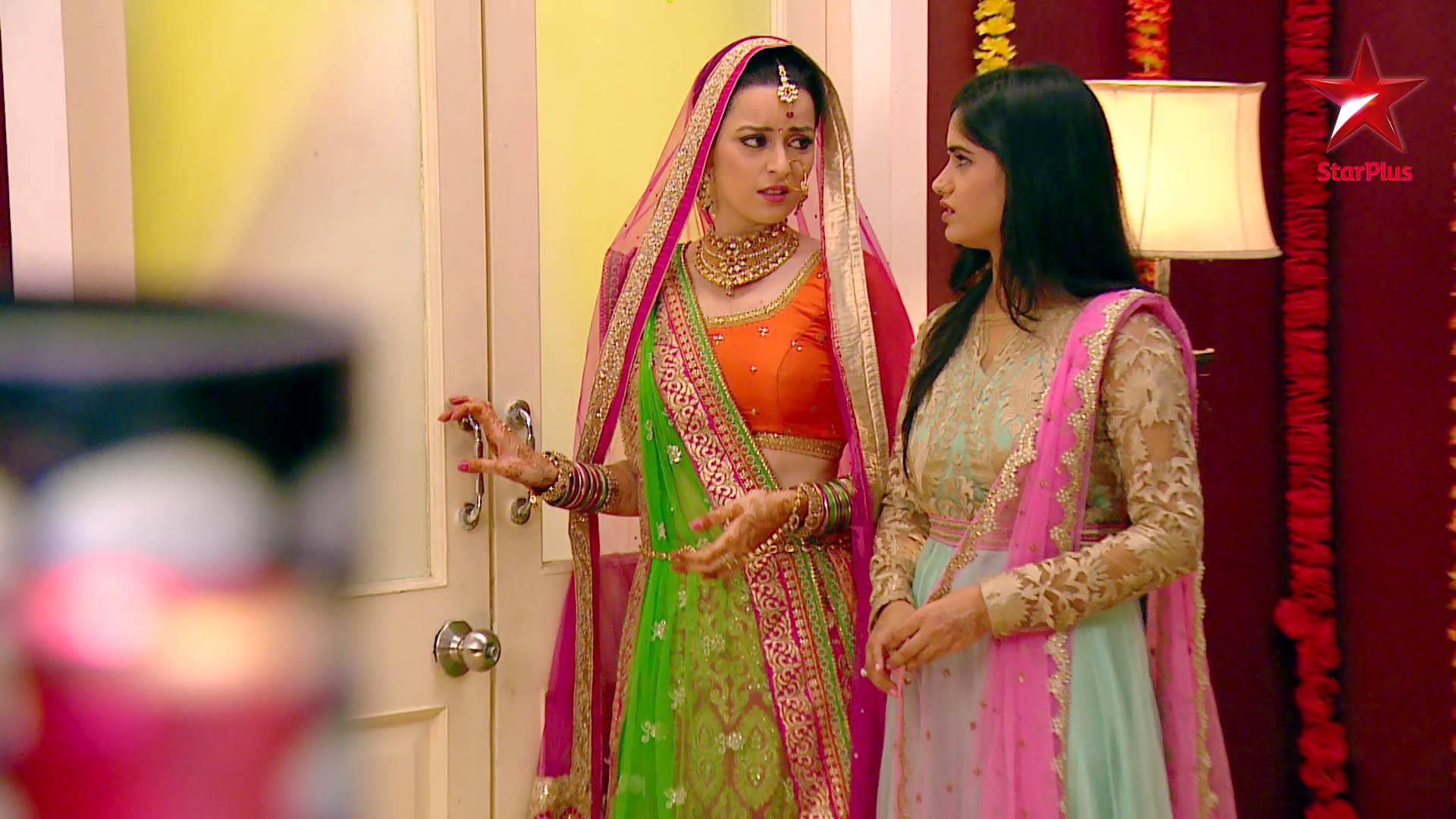 Watch Mere Angne Mein Episode 31 on JioHotstar