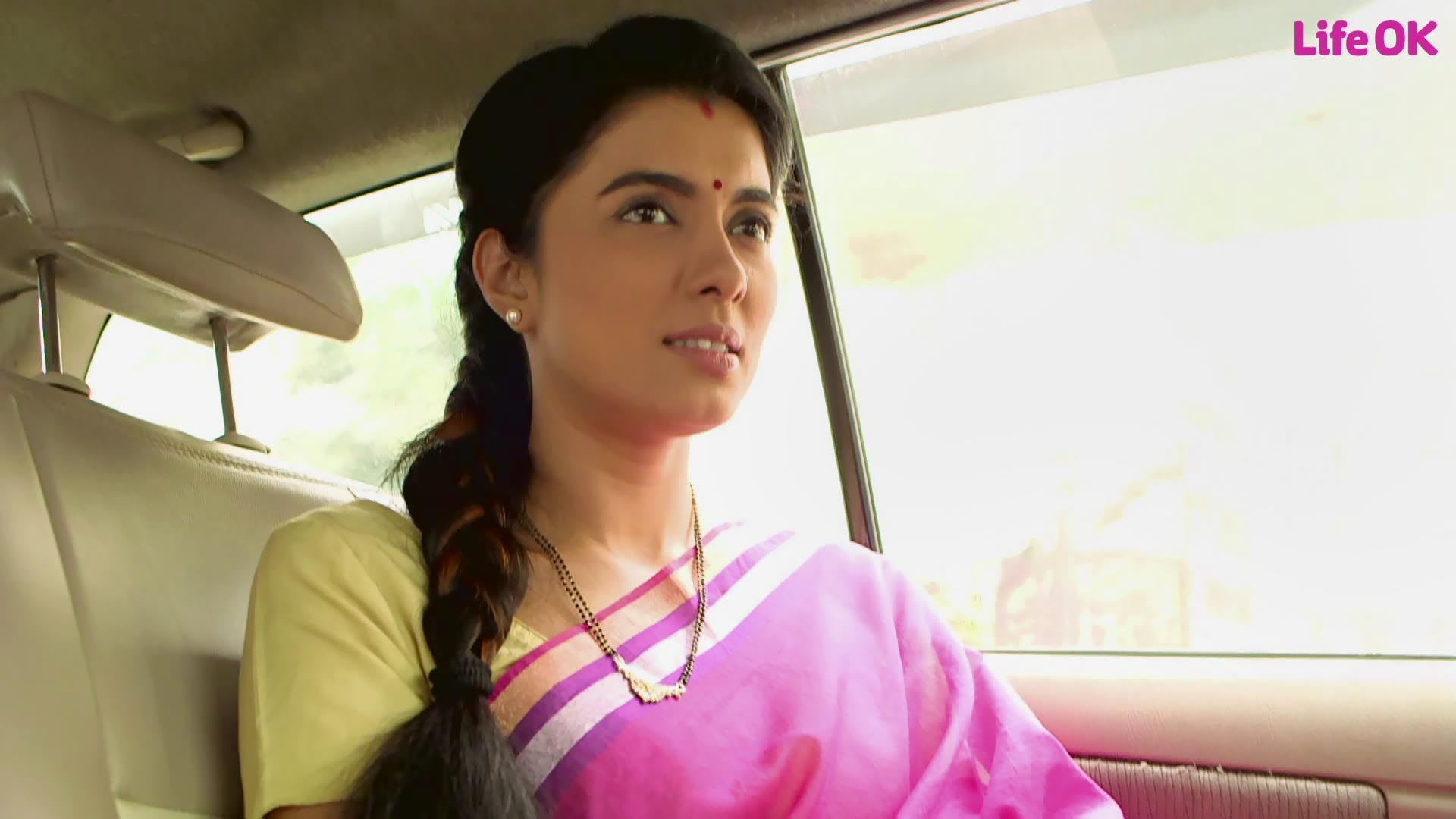 Watch A Scheming Wife Online