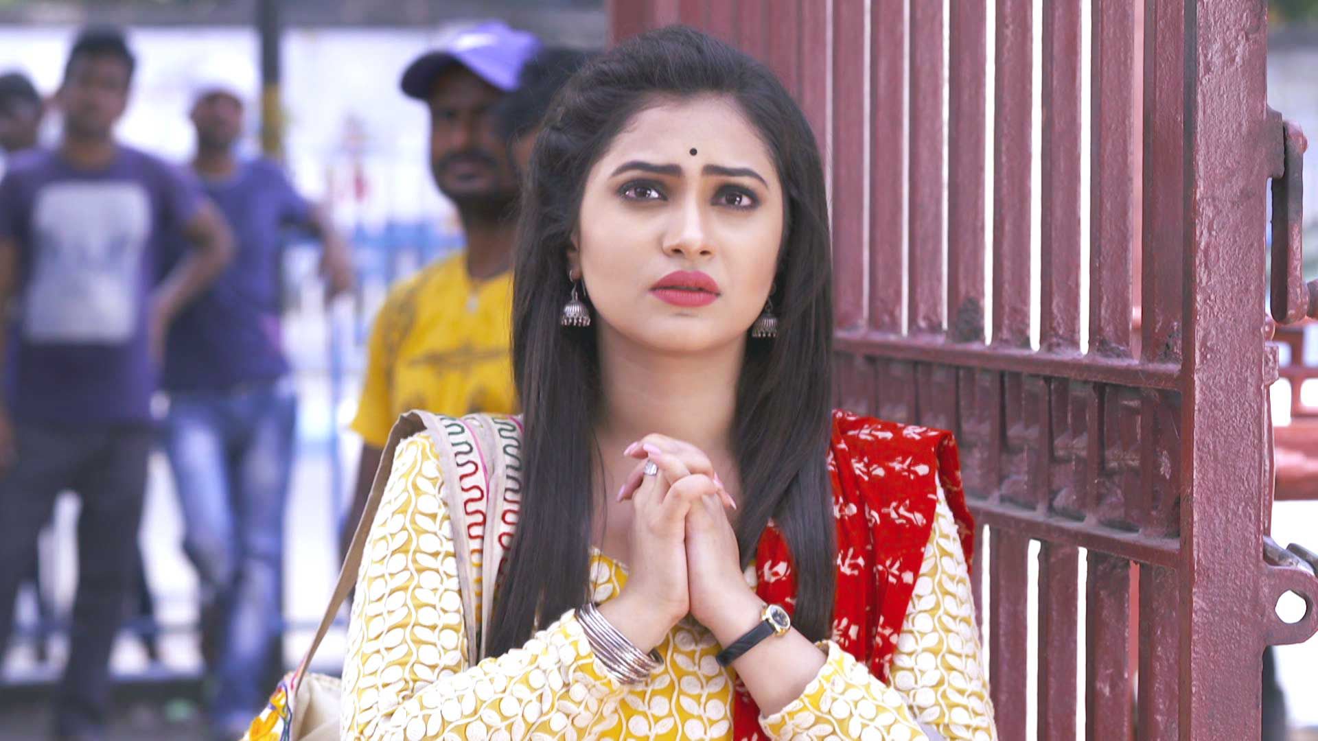 Watch Mayar Badhon Episode 2 on JioHotstar