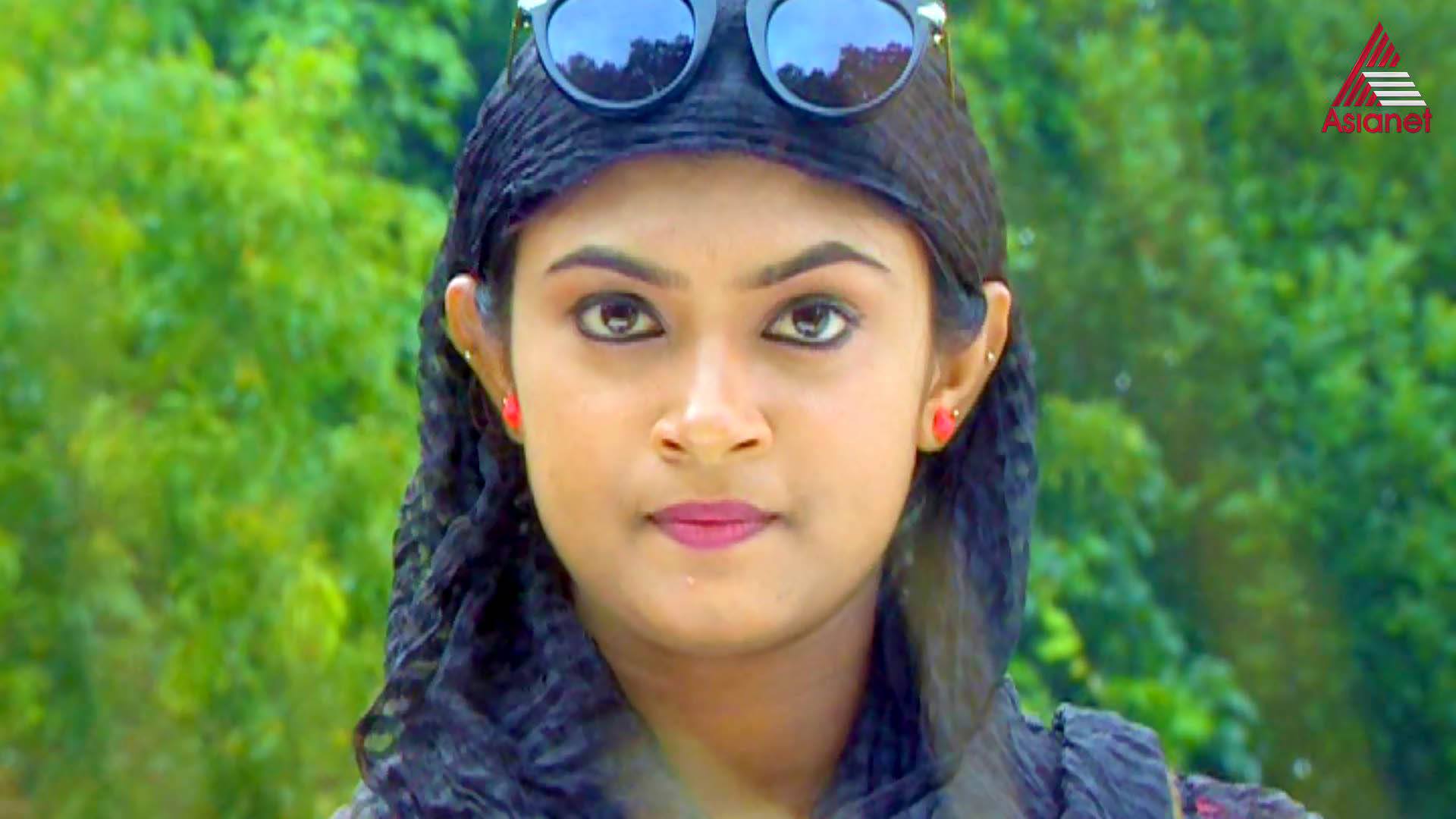 Watch Parasparam S18 Episode 1 on JioHotstar