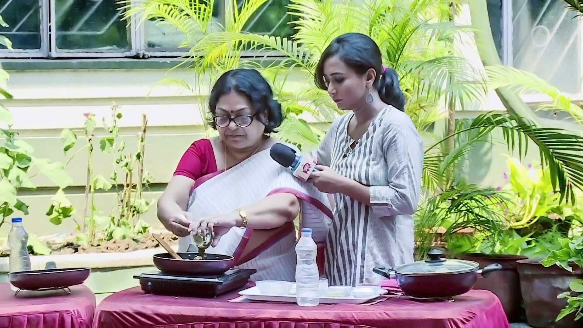 Watch Priyo Bandhabi S1 Episode 52 on Disney+ Hotstar