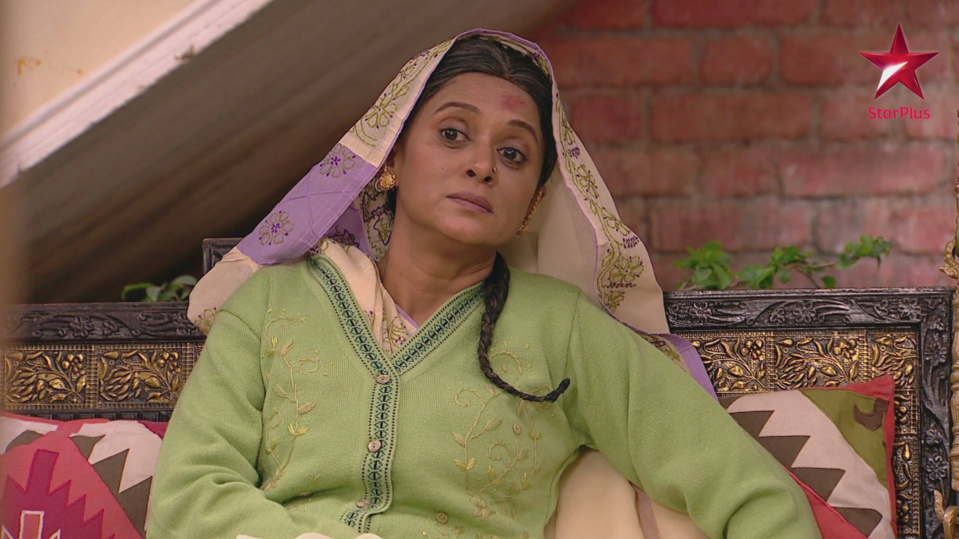 Watch Mere Angne Mein Episode 15 on JioHotstar