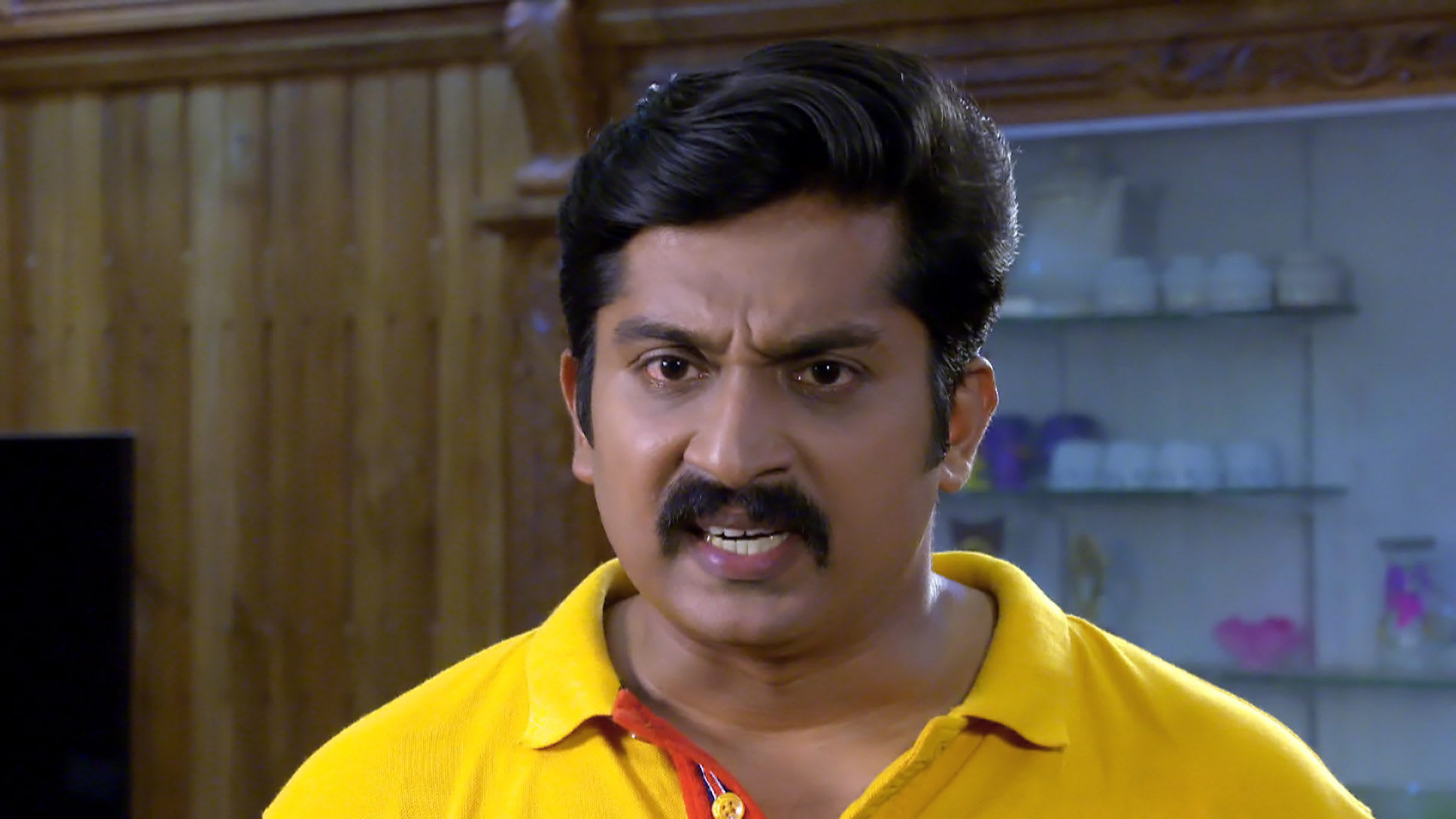 Watch Karuthamuthu S27 Episode 159 on JioHotstar