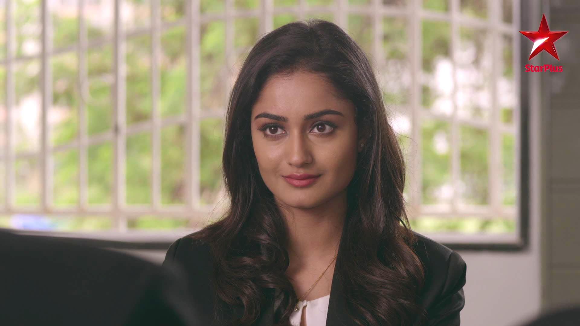 Watch Dahleez S1 Episode 2 on JioHotstar