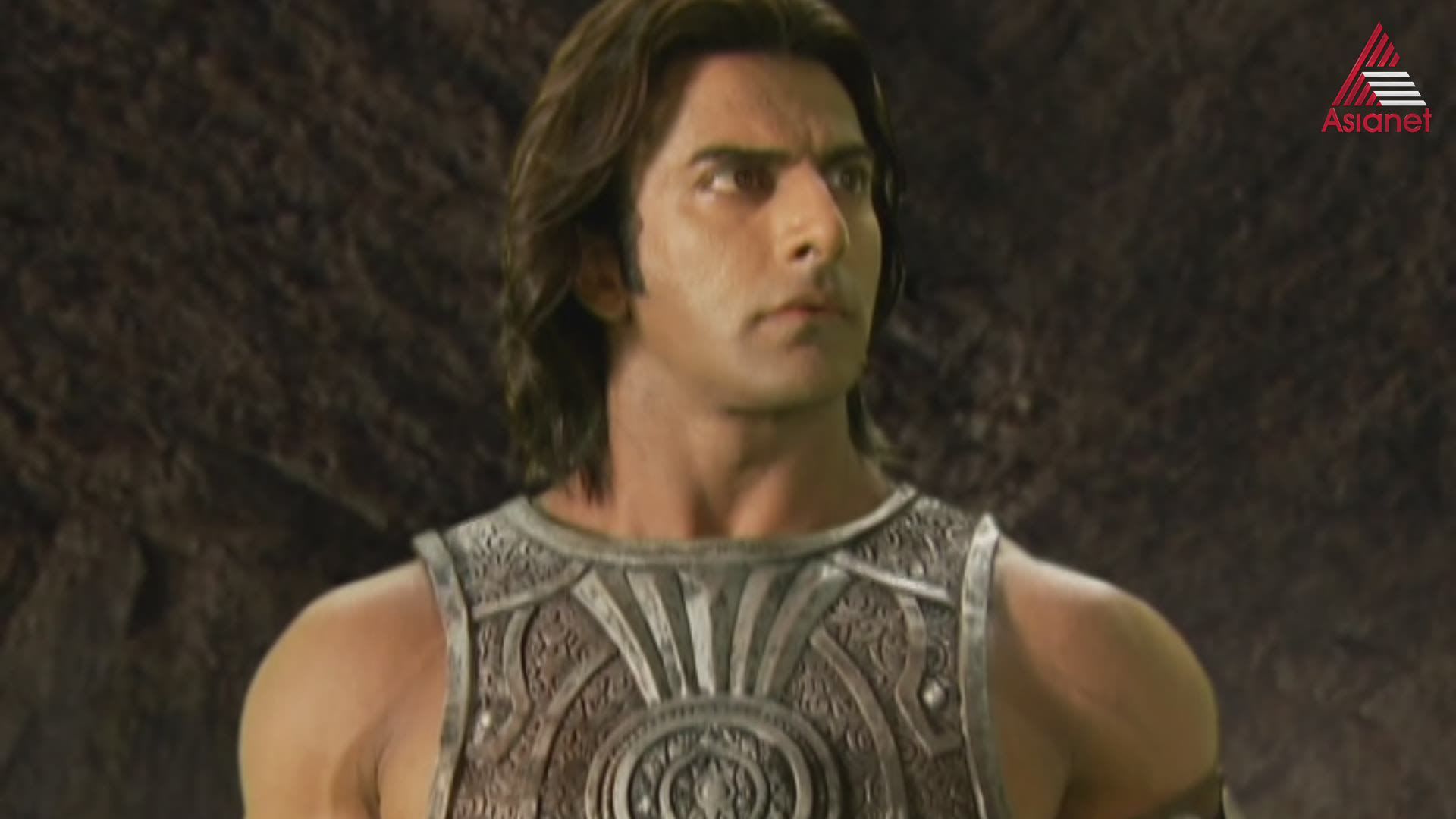 Watch Hatim plays game with King Auran Online