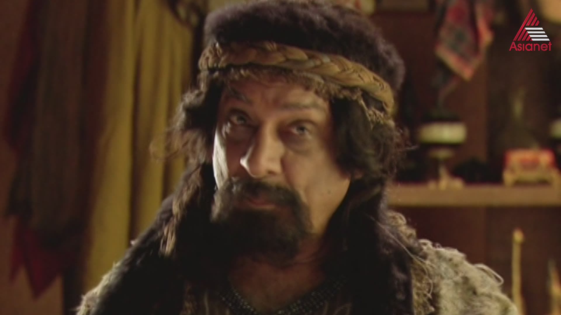 Watch Hatim learns about his past life Online