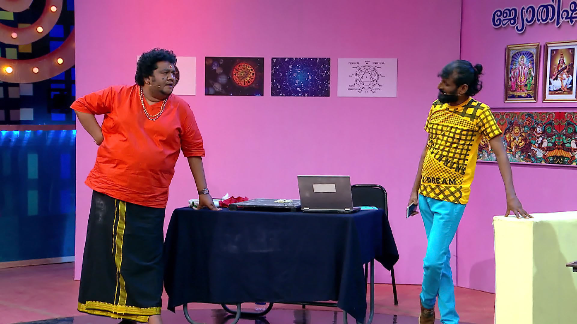 Watch Comedy Stars Plus S1 Episode 10 on JioHotstar